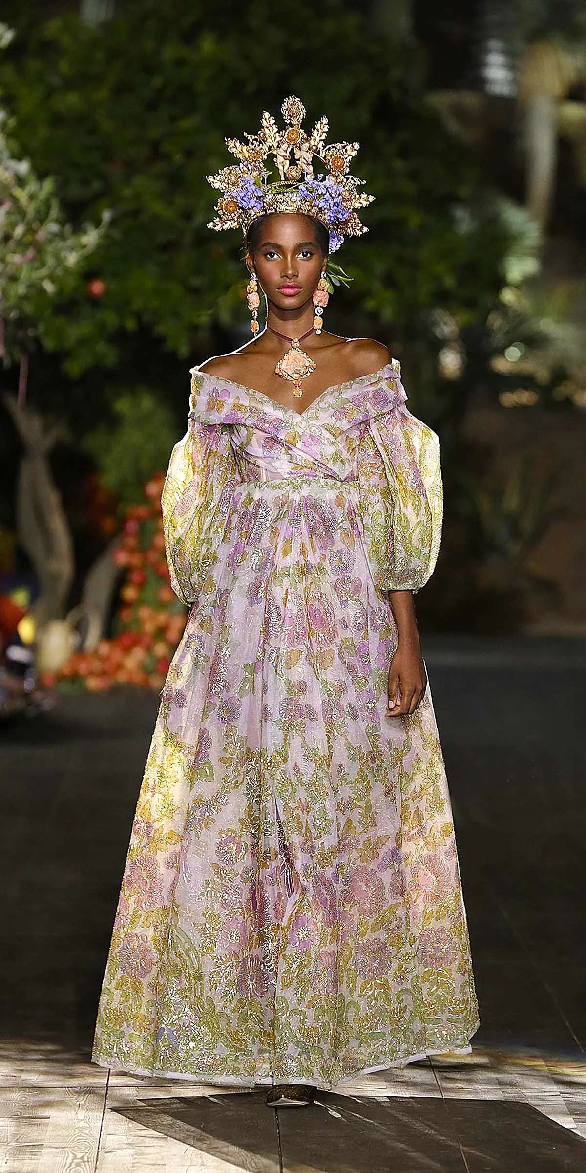 Dolce & Gabbana’s Midsummer Night’s Dream: Alta Moda Autumn/Winter 2015 ...