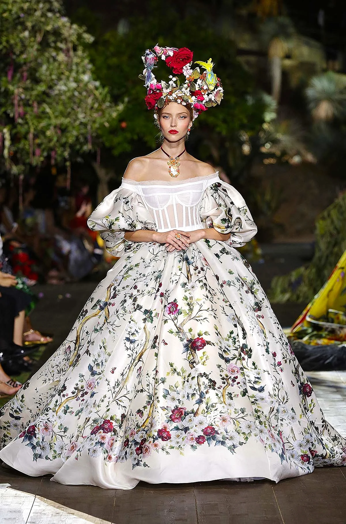 Dolce & Gabbana’s Midsummer Night’s Dream: Alta Moda Autumn/Winter 2015 ...
