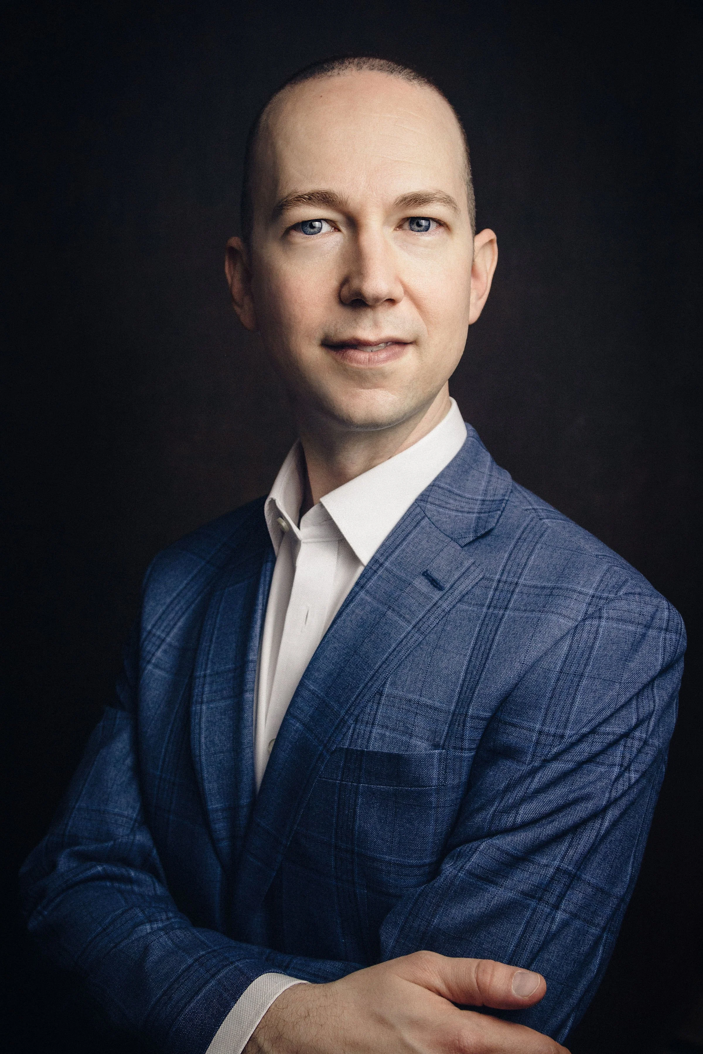 About — Andrew Fuchs, tenor