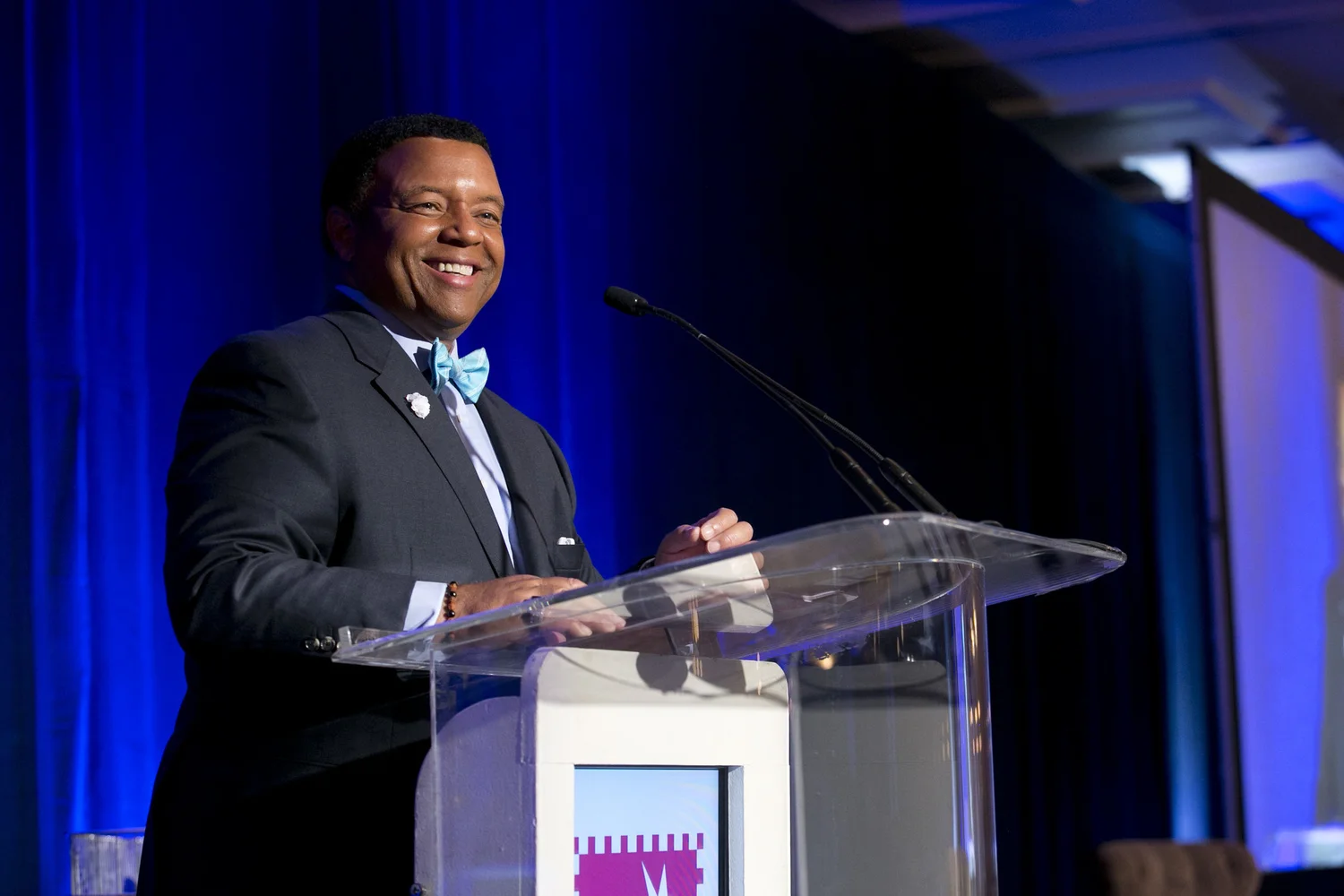 25 Years of Reaching for Excellence — Midtown-Metro Achievement Centers