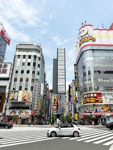 Godzilla Head at Hotel Gracery in Shinjuku, Tokyo - Review - Busy City ...