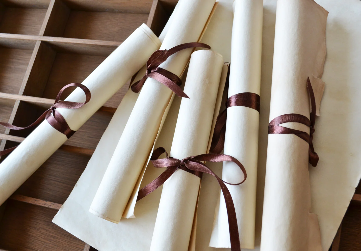 How to realistically age paper — VectoriaDesigns