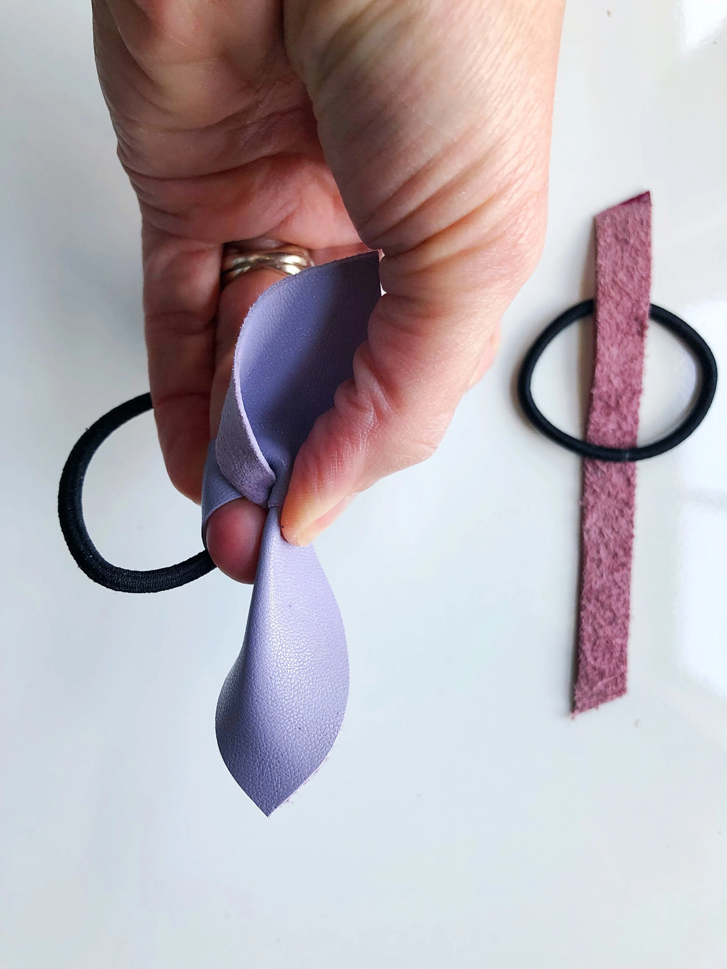 Leather Hair Tie Tutorial free PDF pattern, no sew fashion, 5 minute ...