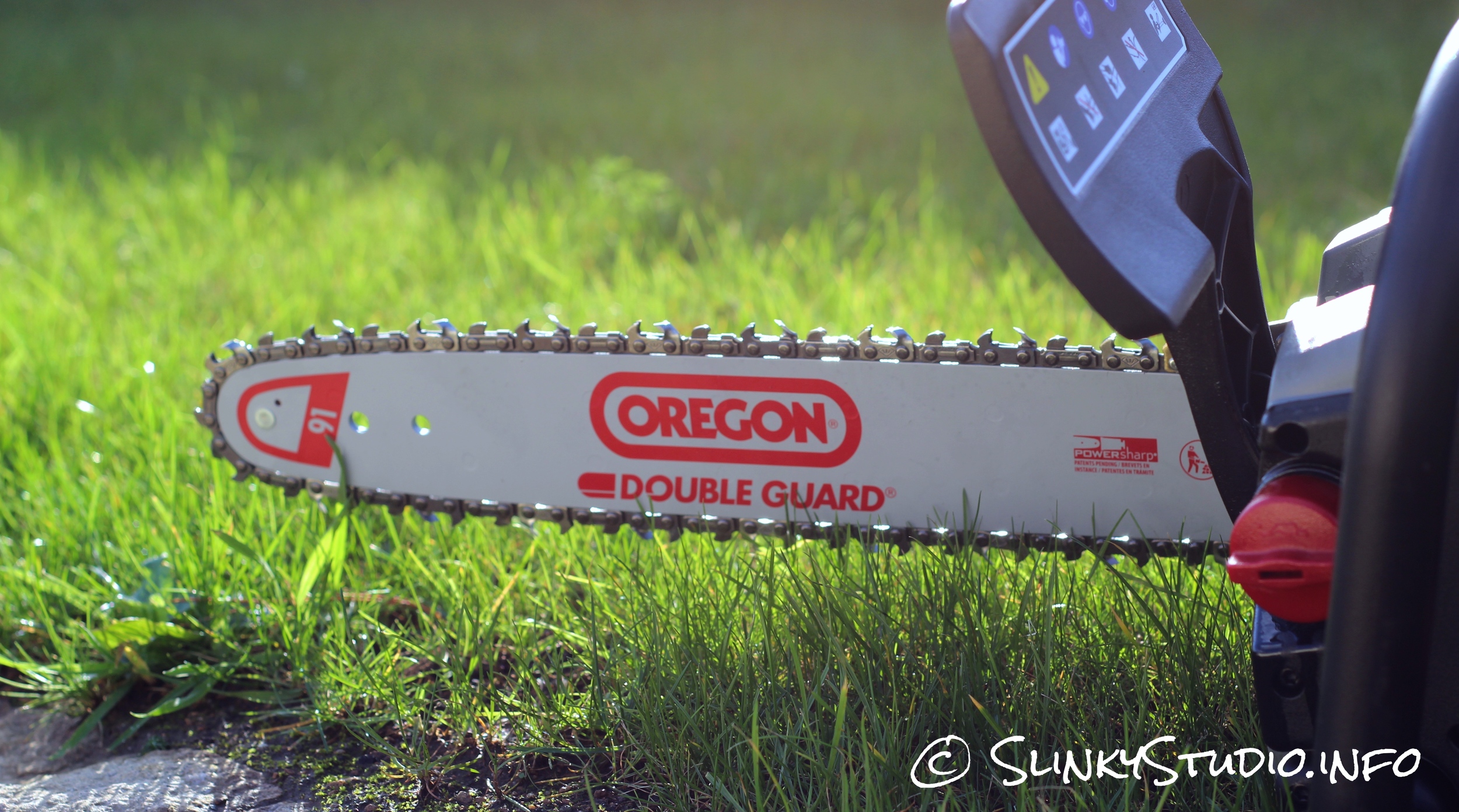 Oregon CS300 Cordless Chainsaw Review: Self-sharpening blade - Slinky ...