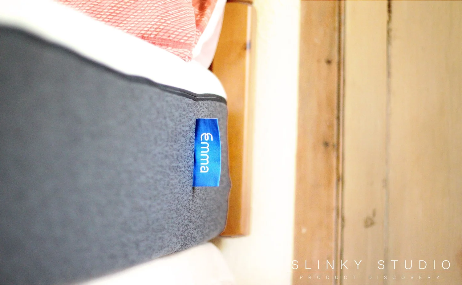 Emma Mattress Review: Easy Dreamy Comfort - Slinky Studio