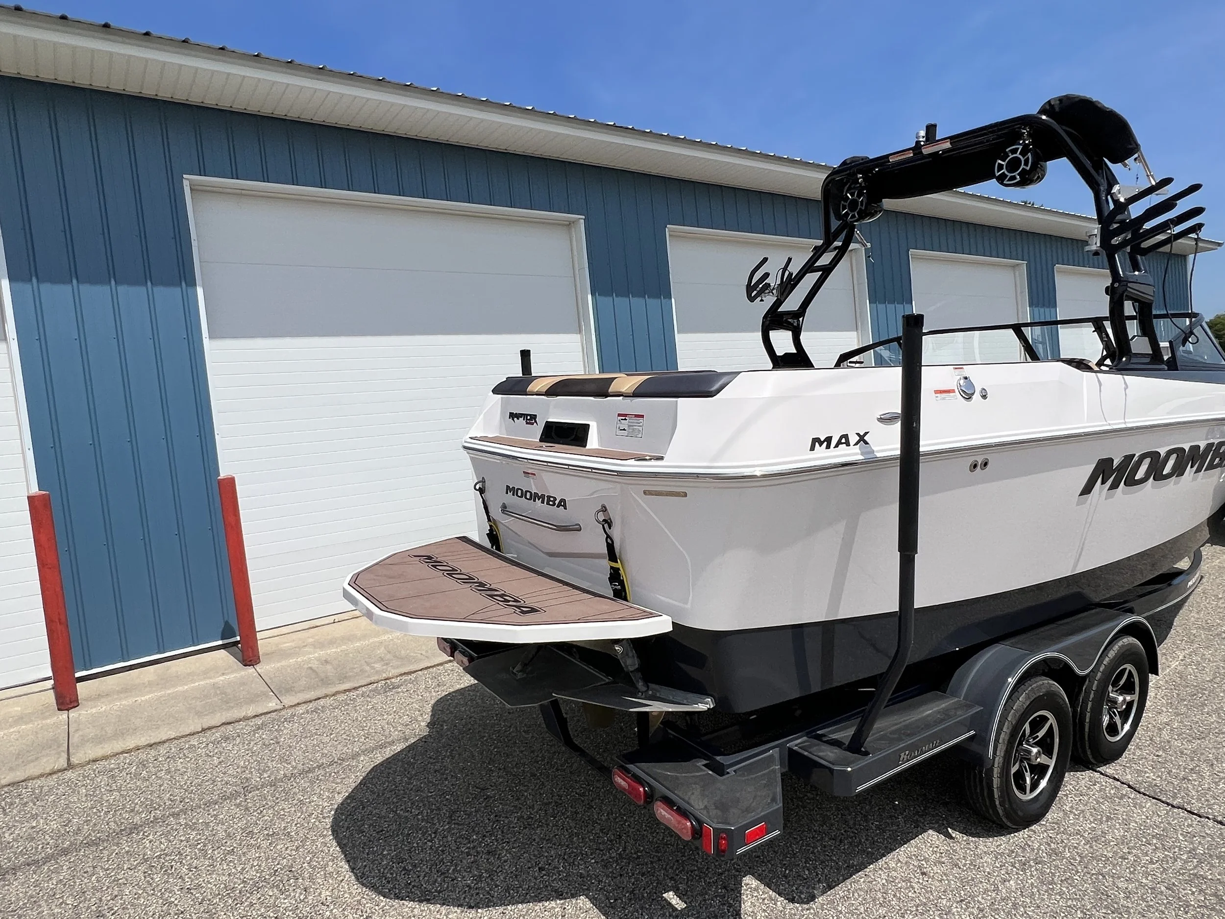SOLD 2020 Moomba Max 24' W/ 400HP Raptor Motor 181 Hours — Sun Sport ...