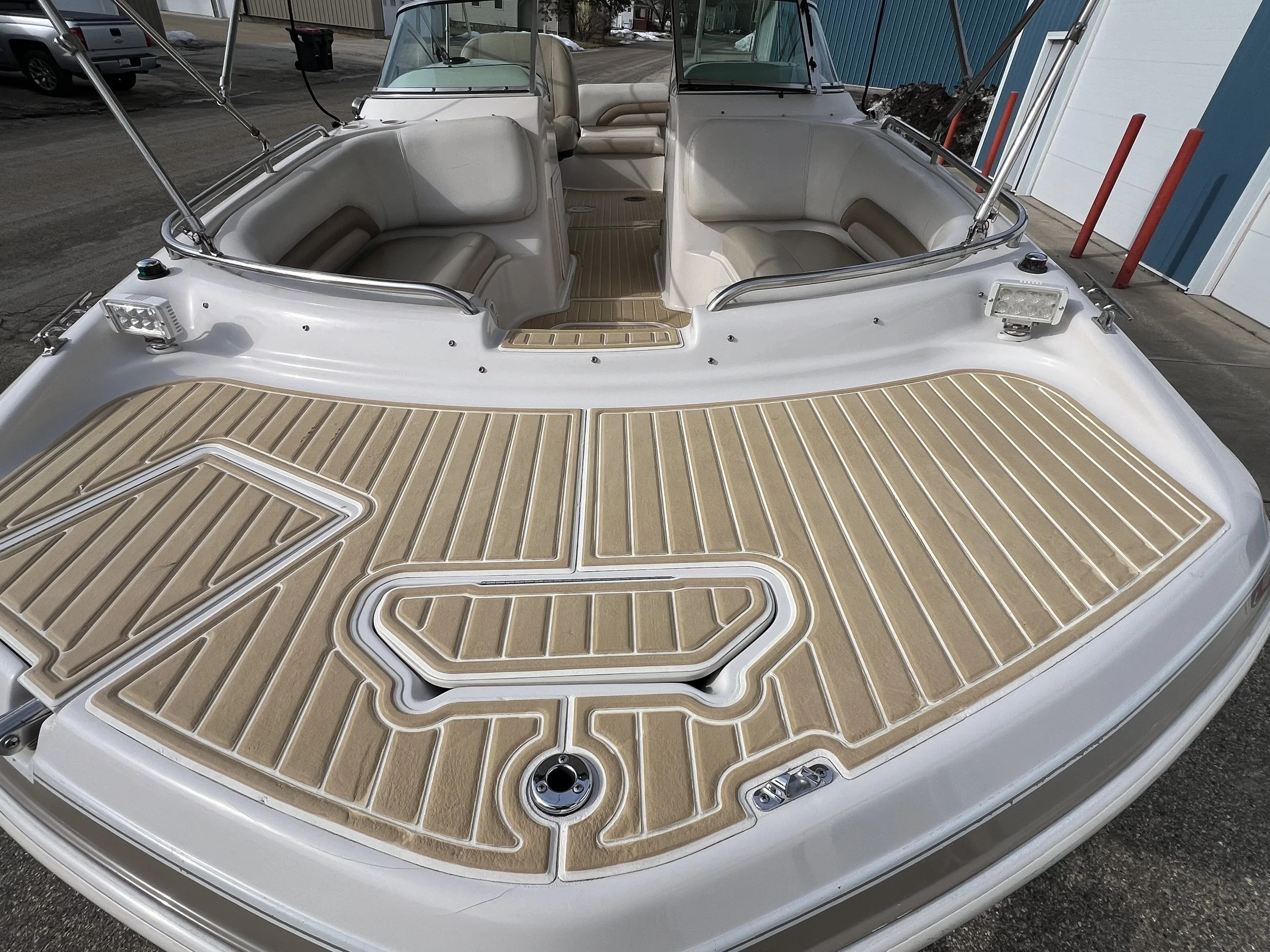 2001 Hurricane 23' Deckboat w/ 5.7 V8 Mercruiser & Trailer — Sun Sport ...