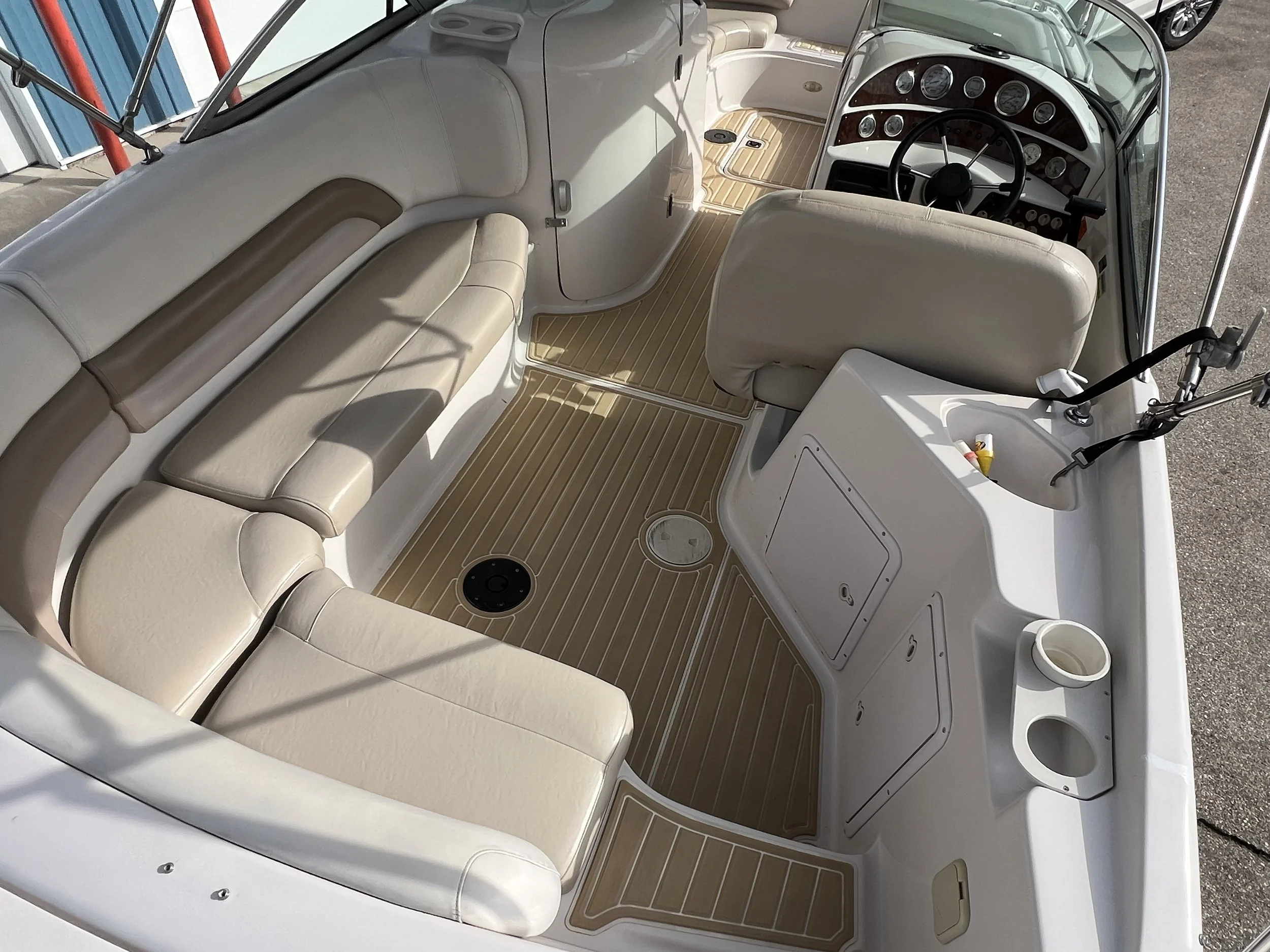 2001 Hurricane 23' Deckboat w/ 5.7 V8 Mercruiser & Trailer — Sun Sport ...