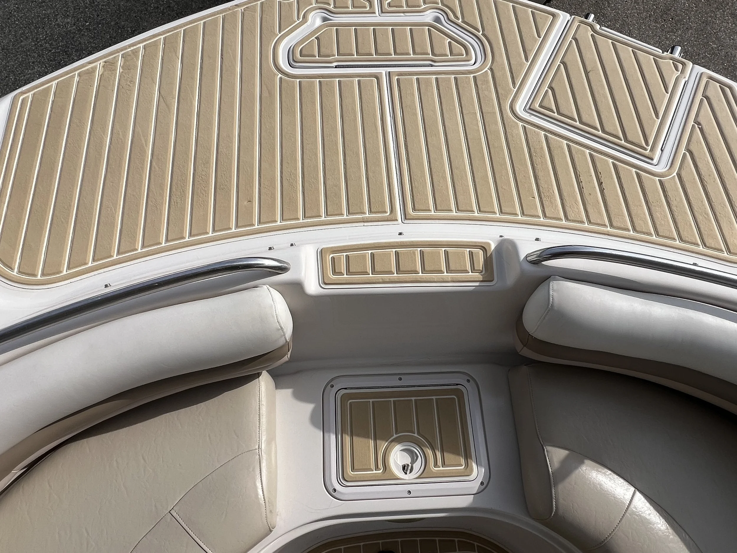 2001 Hurricane 23' Deckboat w/ 5.7 V8 Mercruiser & Trailer — Sun Sport ...