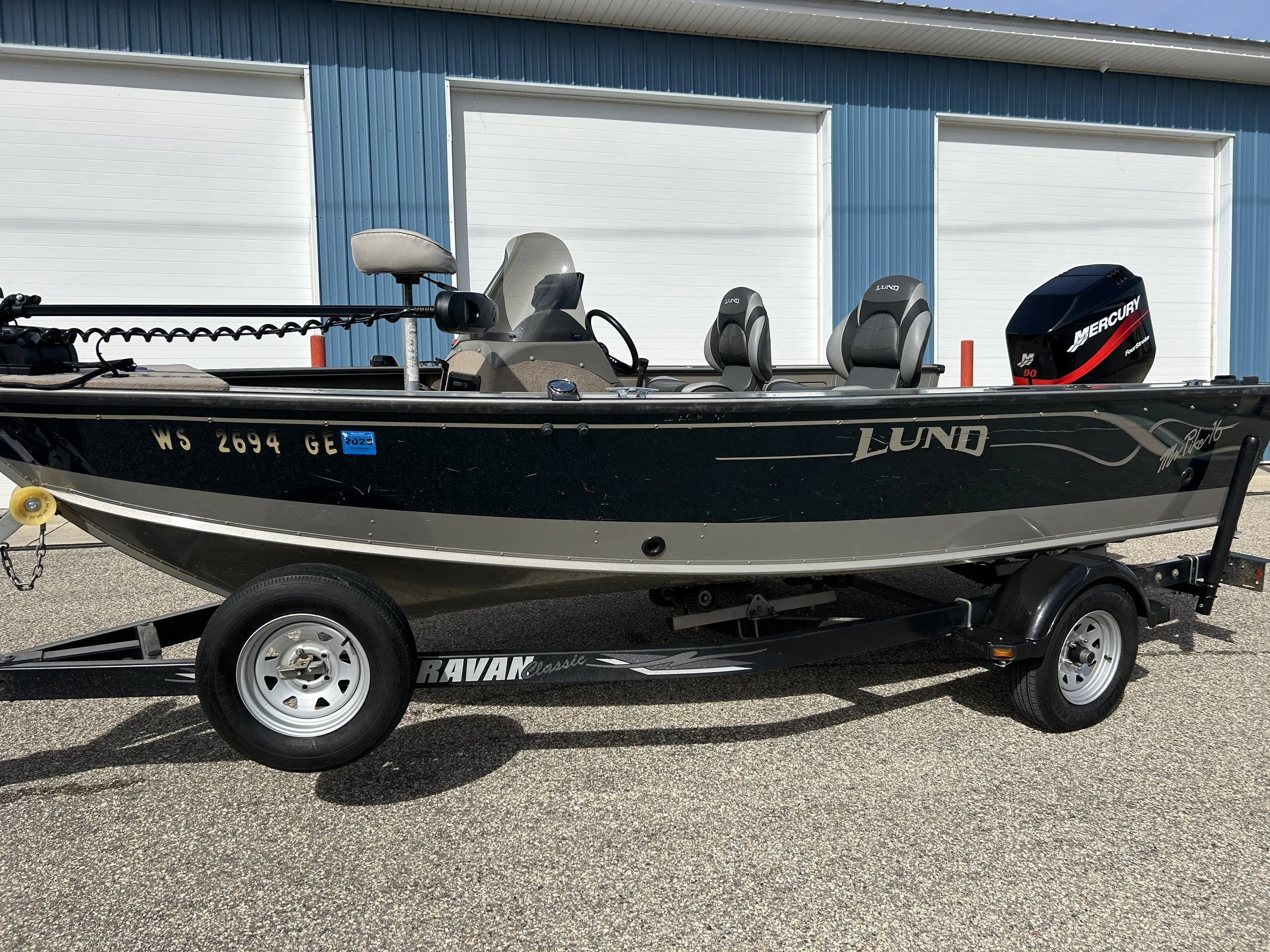 SOLD 2001 Lund 16' Mr. Pike Side Console w/ 90HP 4-Stroke Mercury NEW ...