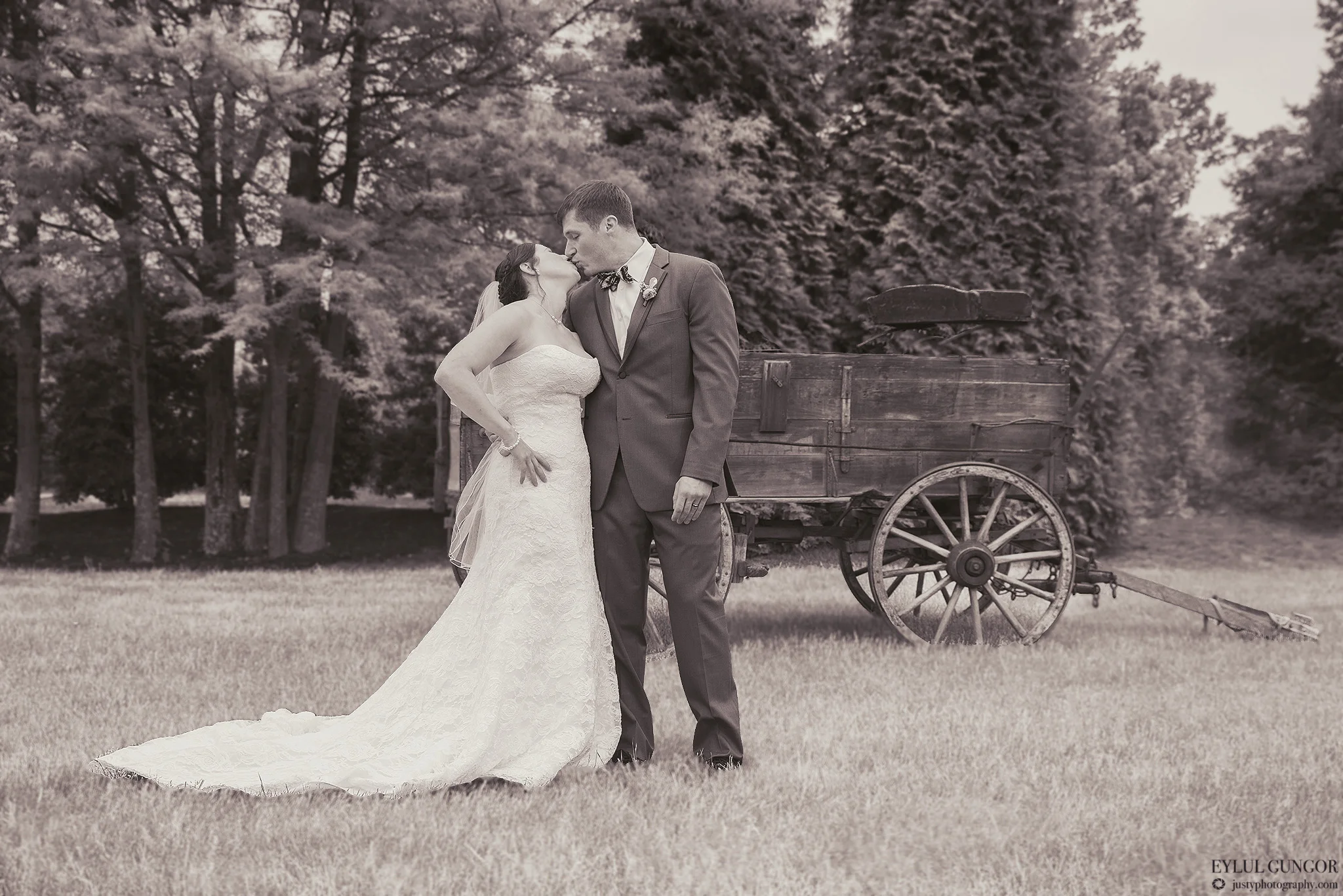 Stevenson Ridge Wedding Photos by Justy Photography — Justy Photography