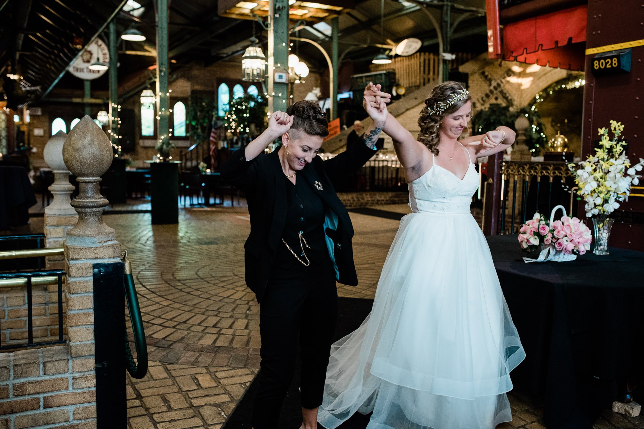 DiSalvo's Wedding, Latrobe PA, Hannah and Saralynn — Mariah Fisher Photography