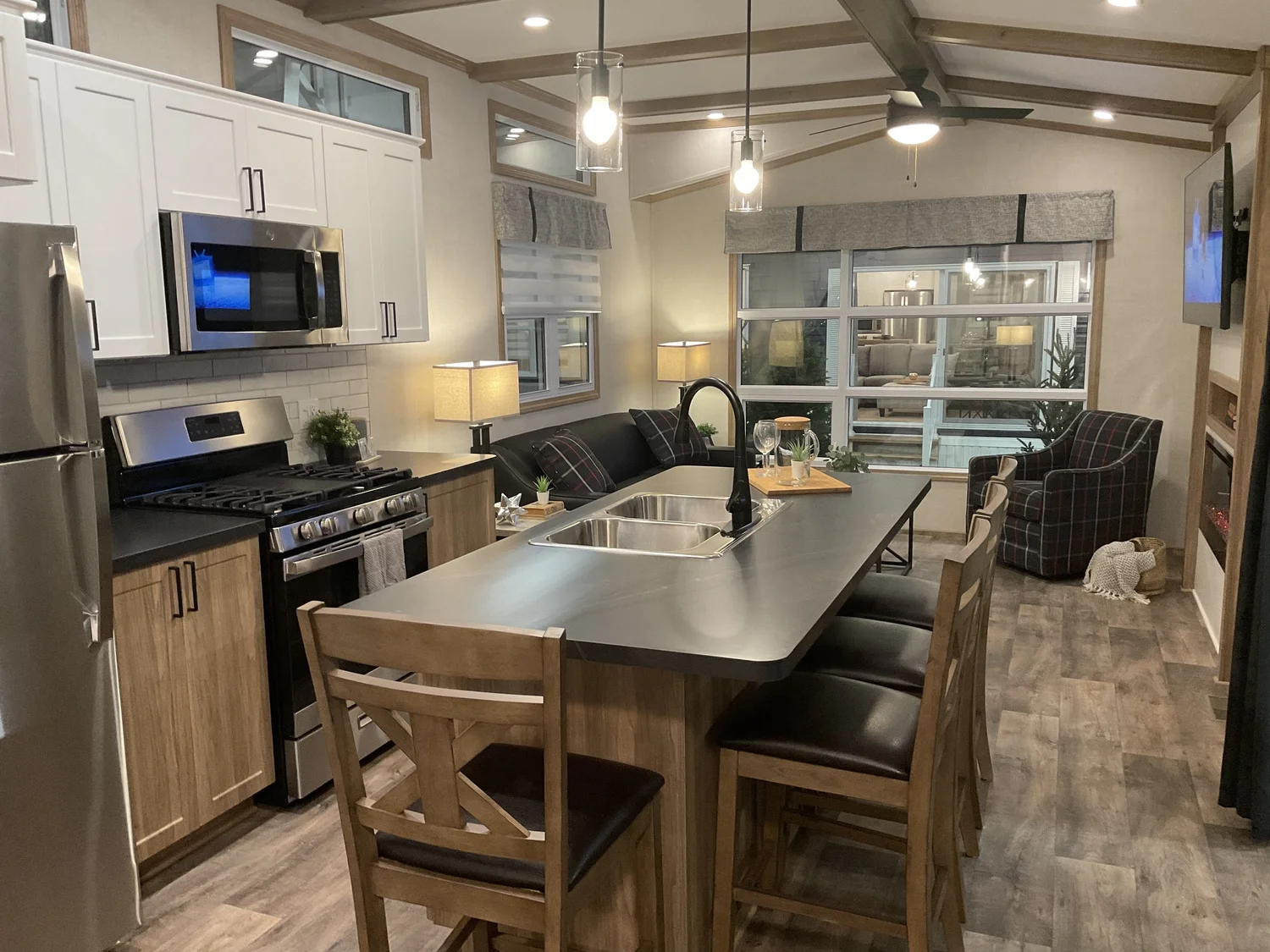 2023 Escapes — Bluewater Golf Course & Campground