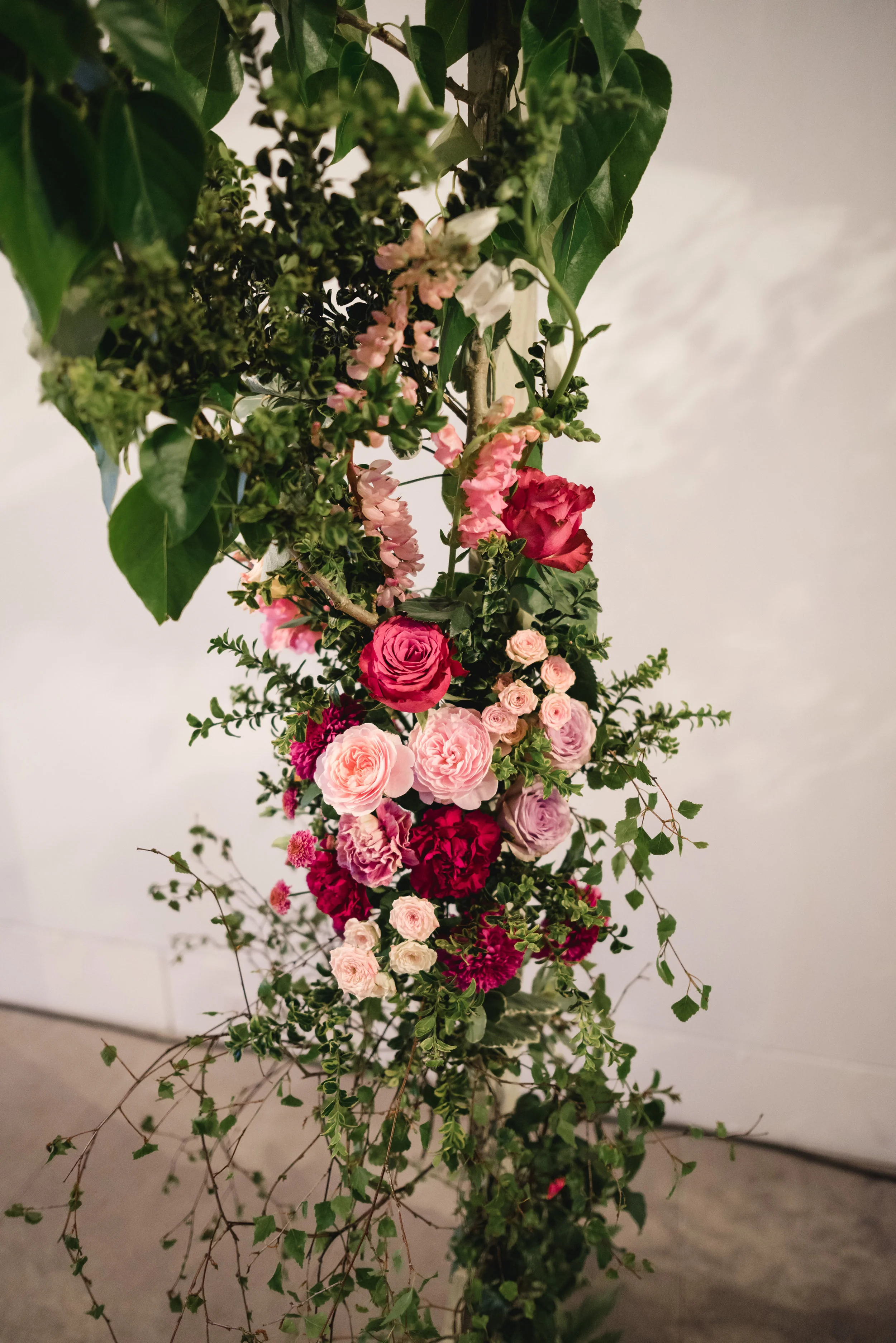 A guide to wild flower wedding arches — Sustainable Wild Flower Wedding ...