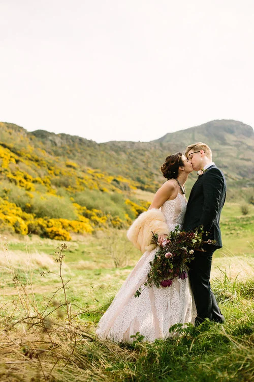 A guide to dark and moody spring wedding flowers — Sustainable Wild ...