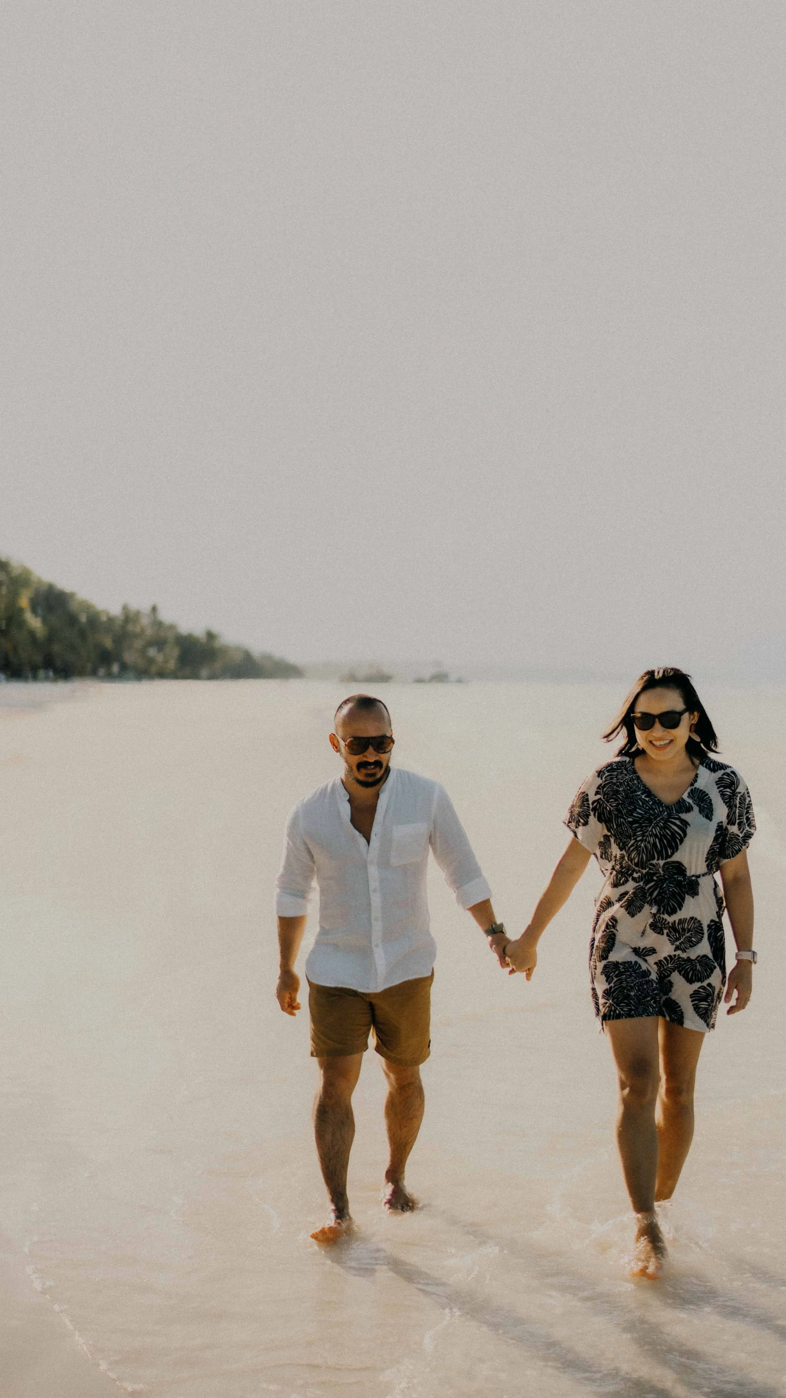 boracay couple shoot — white beach station 1 — redsheep
