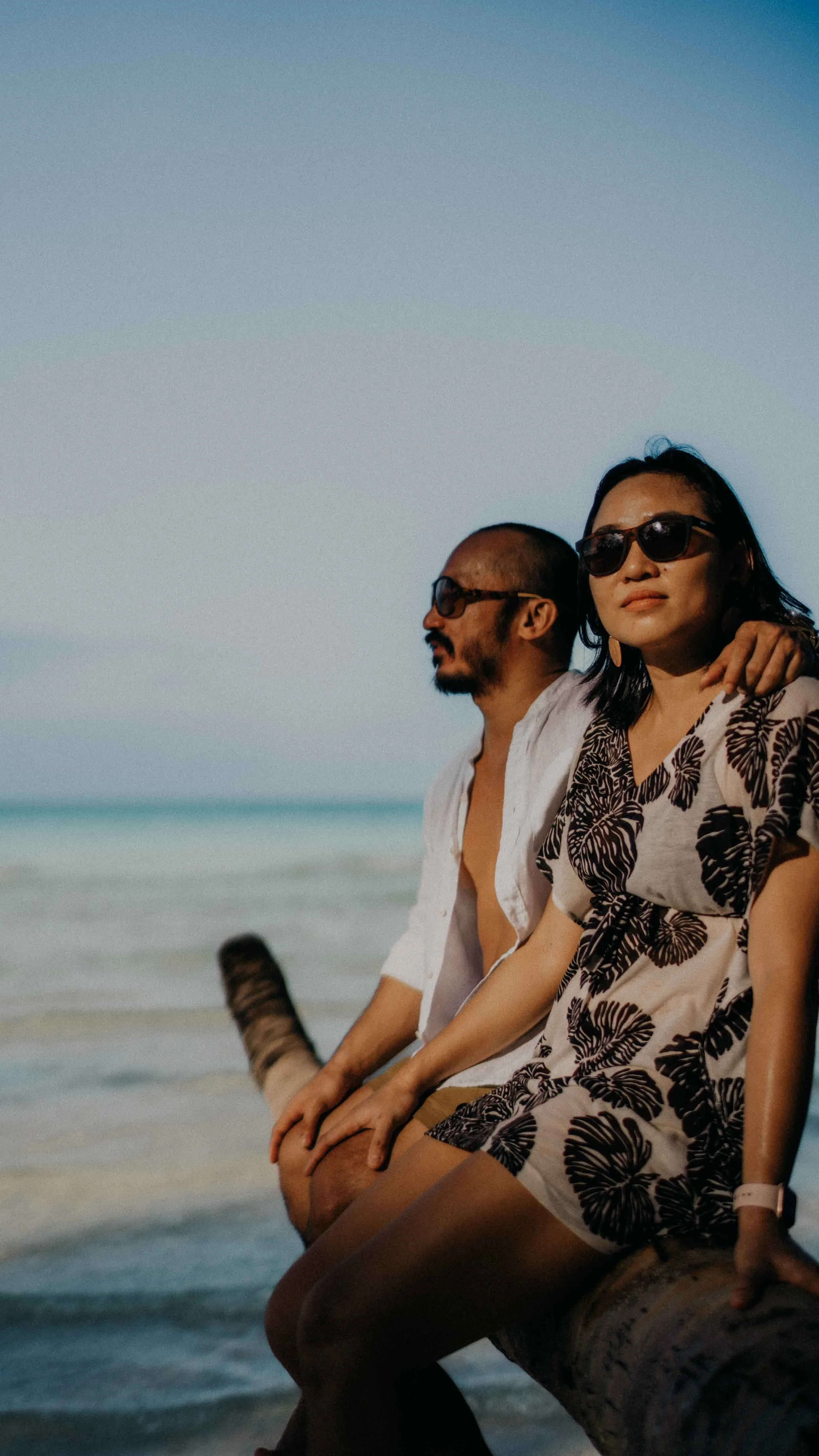 boracay couple shoot — white beach station 1 — redsheep
