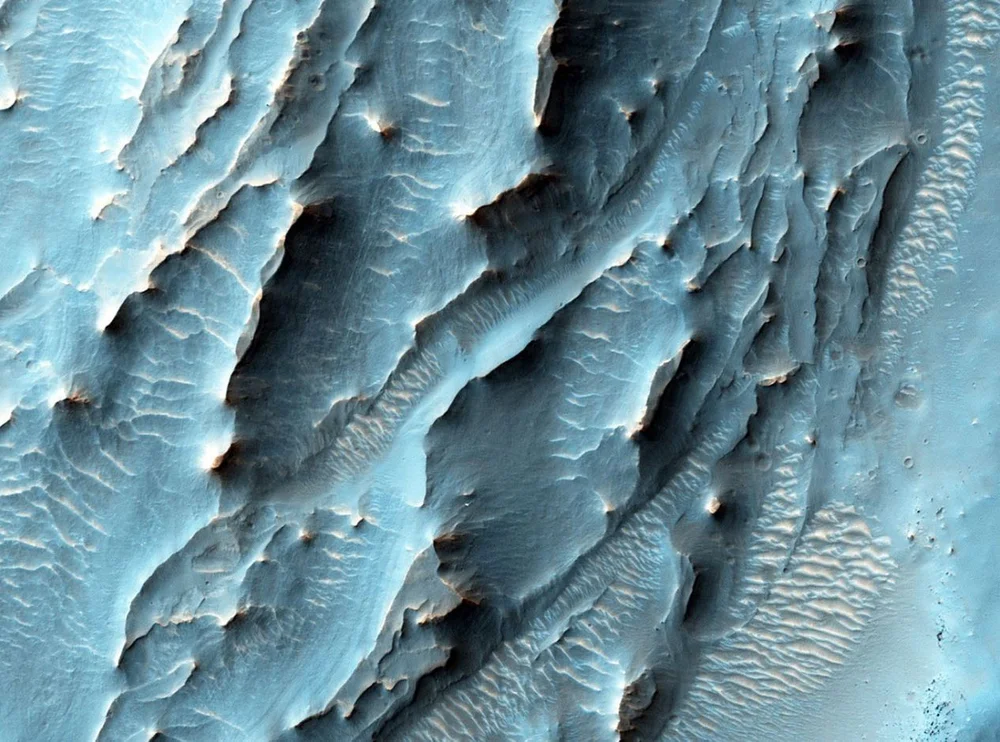 Pictures from Curiosity Show the Bottom of an Ancient Lake on Mars, the ...