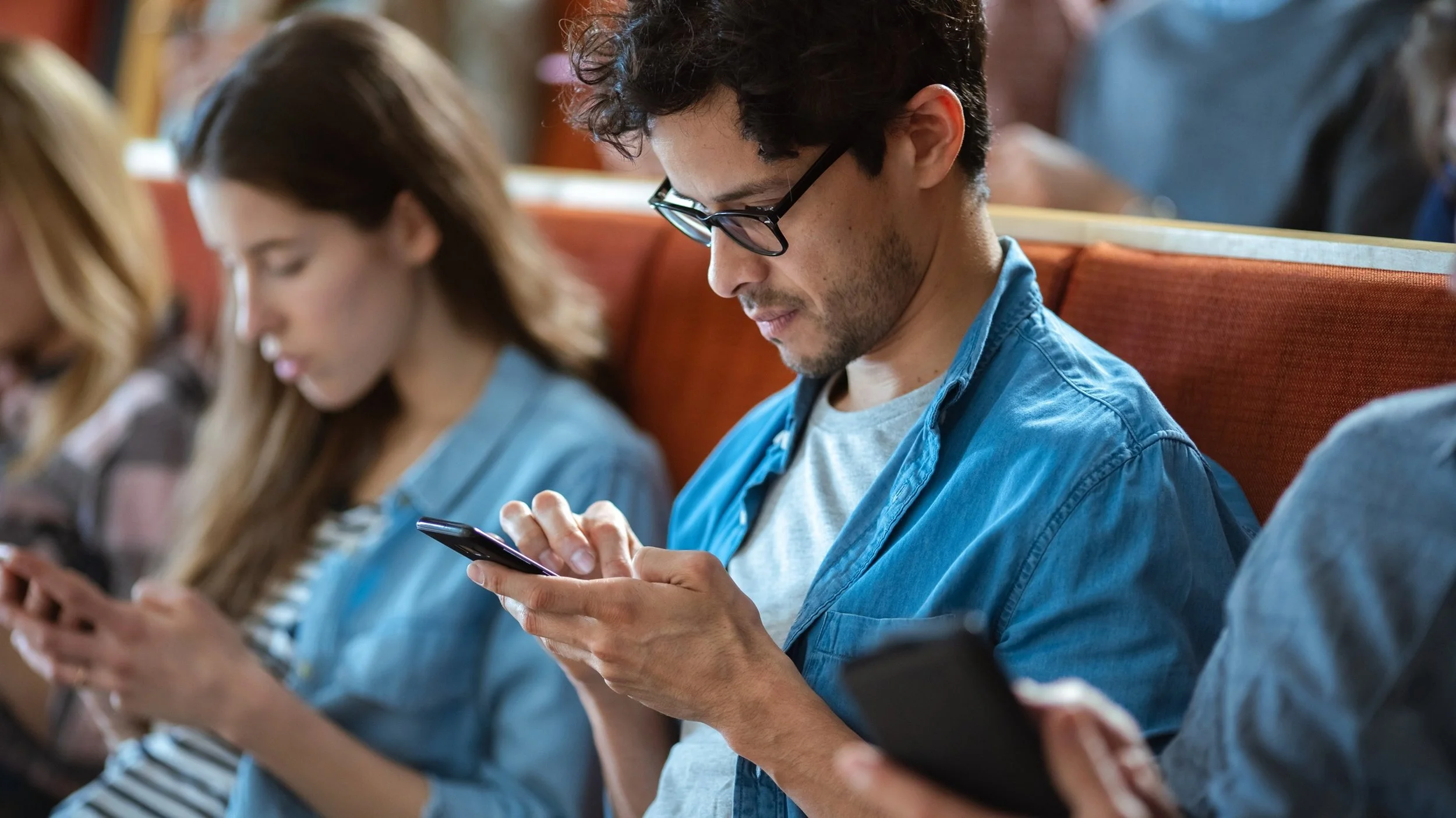 Do Short Phone Breaks Help you Focus Better? Research Says Yes