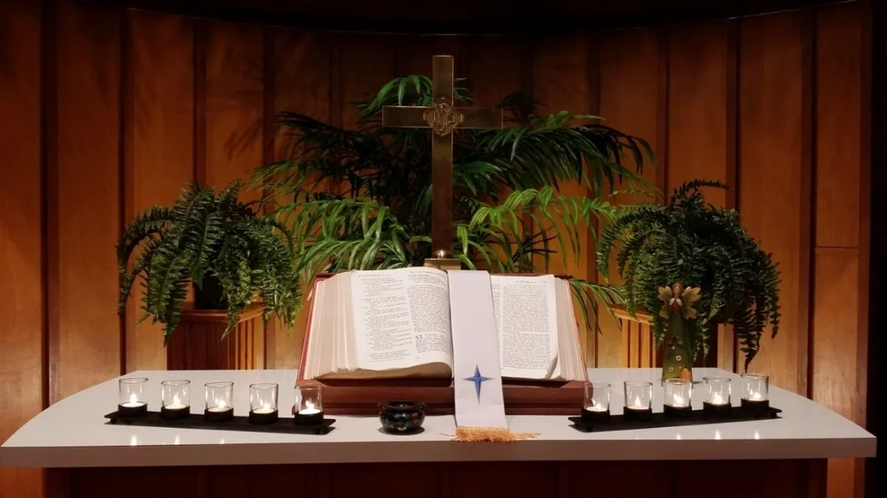 Traditional Worship Services — Godfrey Congregational Church