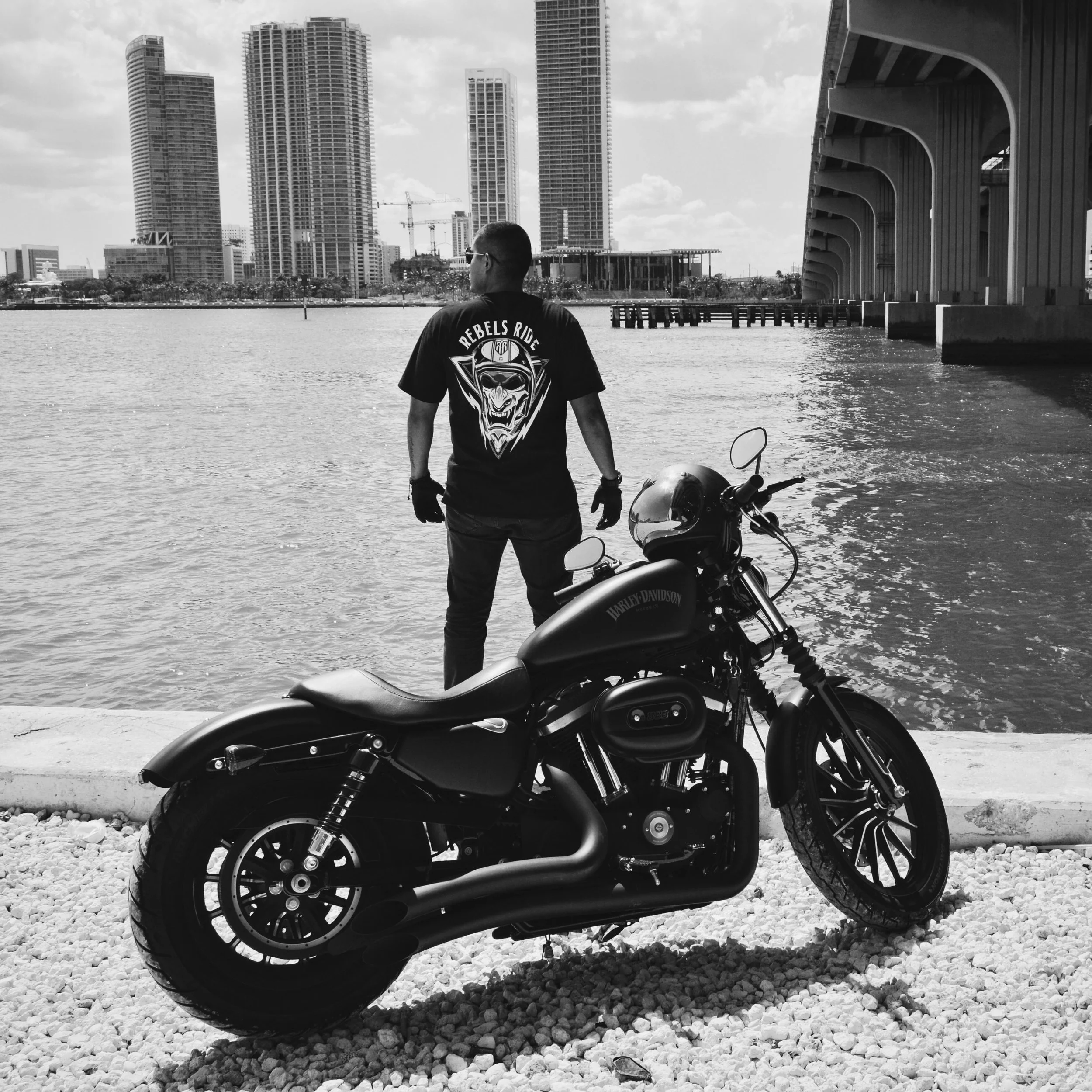 REBELS RIDE - Motorcycle Lifestyle Apparel