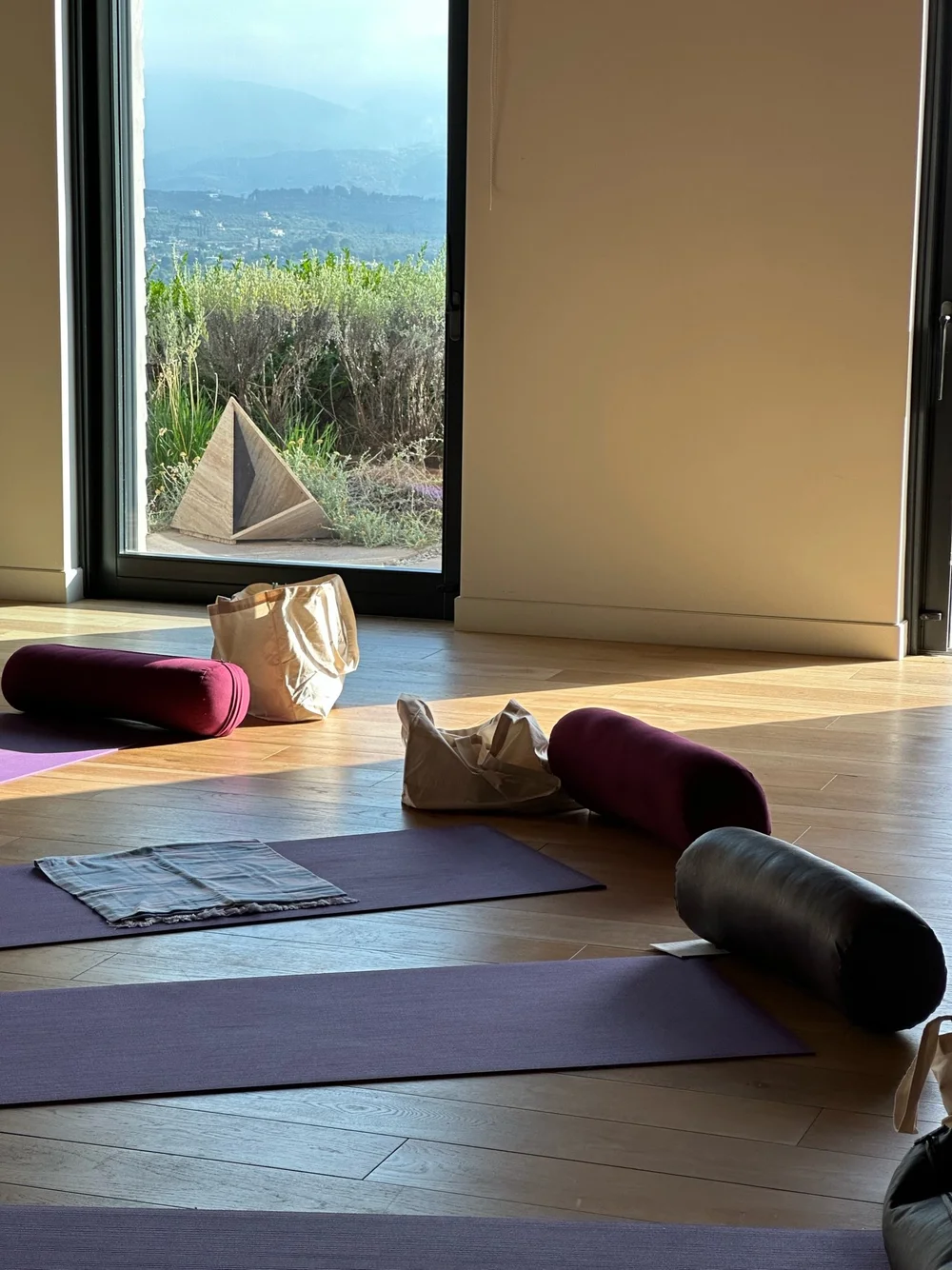 Energy Healing Yoga Retreat with Stephanie Nosco in Euphoria Retreat ...
