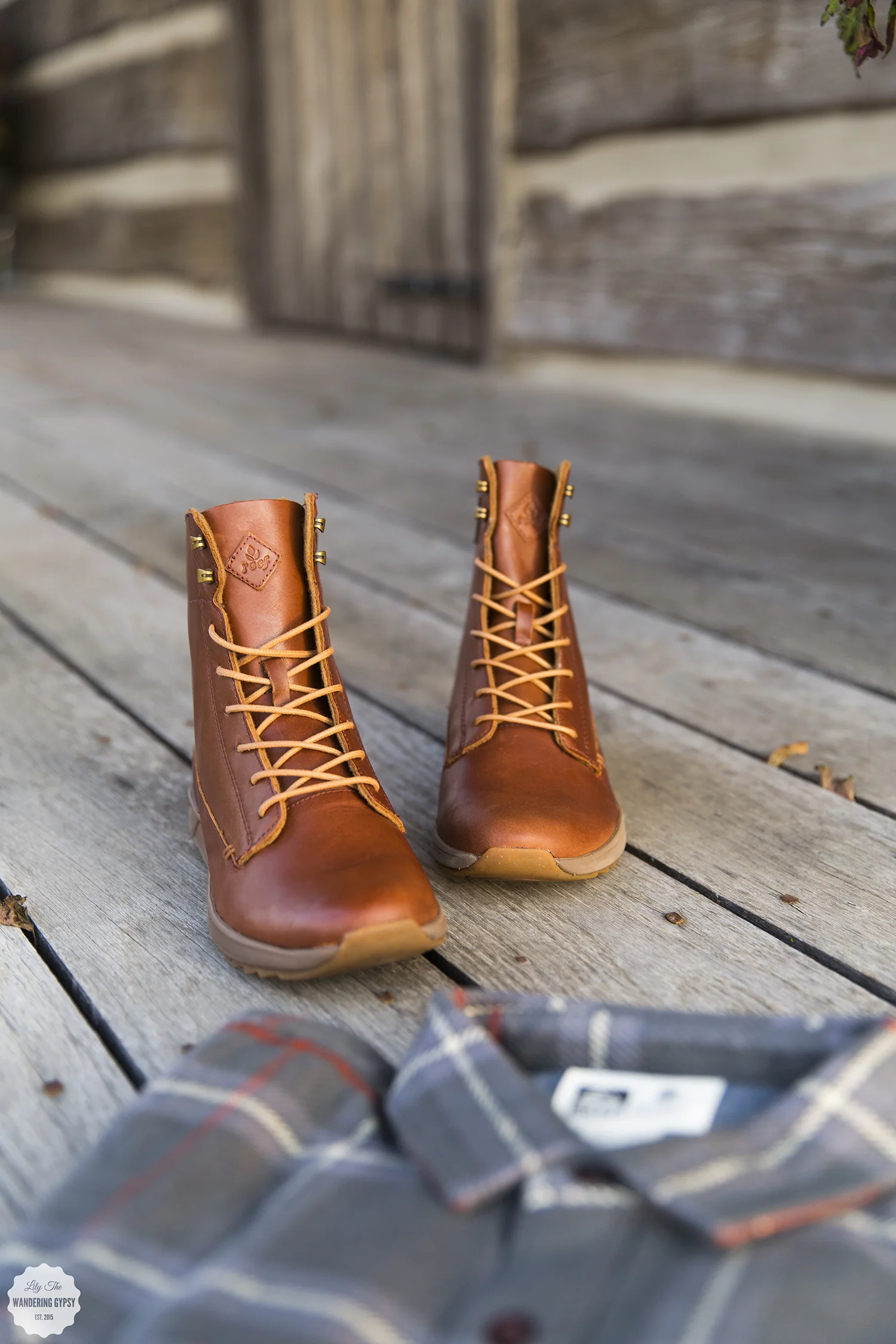 Cozy Cabin Vibes With Slippers + Boots From Reef.com — Lily The ...