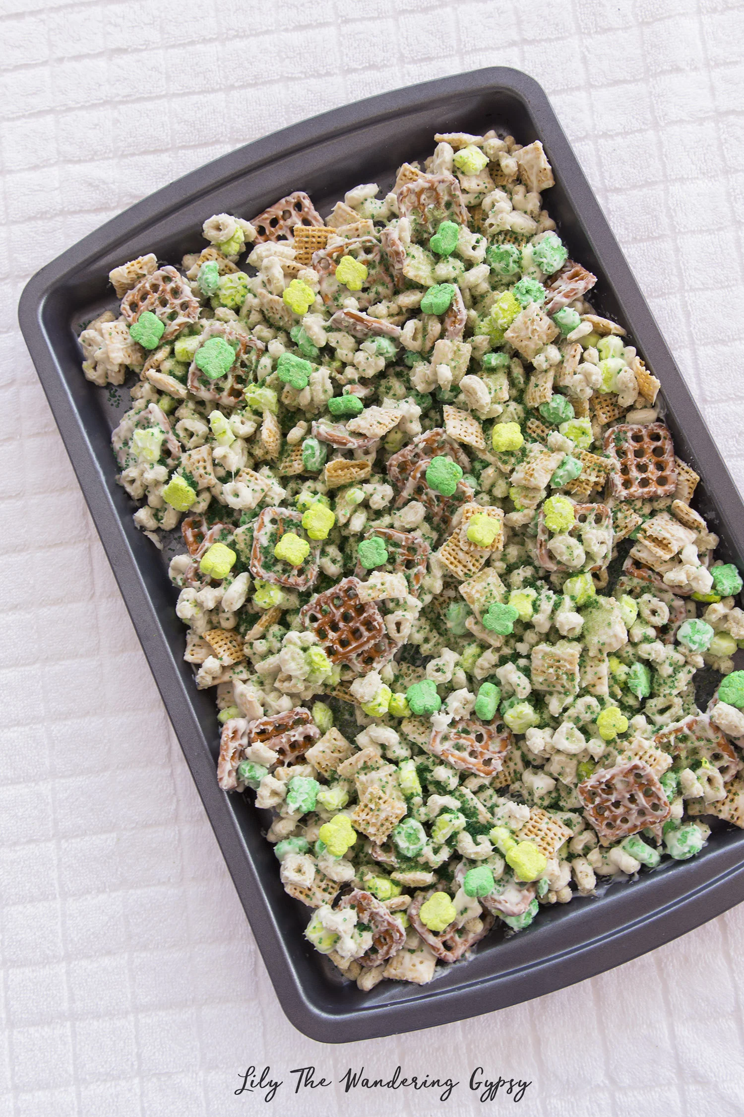 St. Patrick's Day Snack Mix Recipe — Lily The Wandering Gypsy