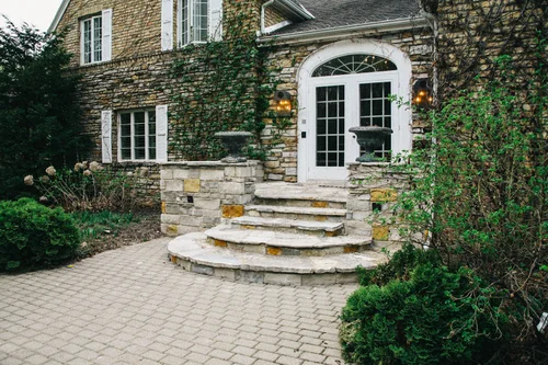 Natural Stone Hardscape Solutions | Colonial Stone