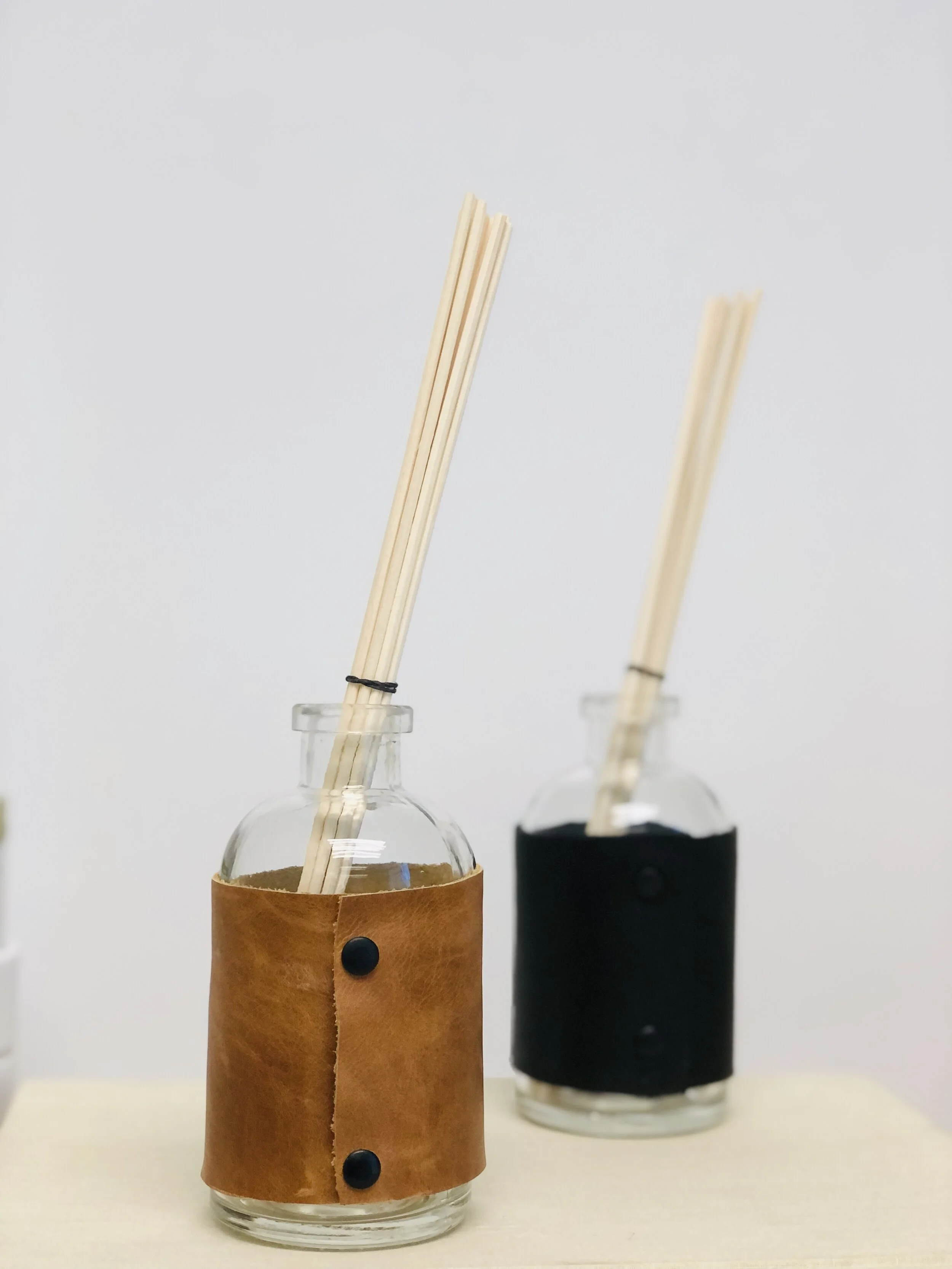 DIFFUSERS — AURA CANDLES