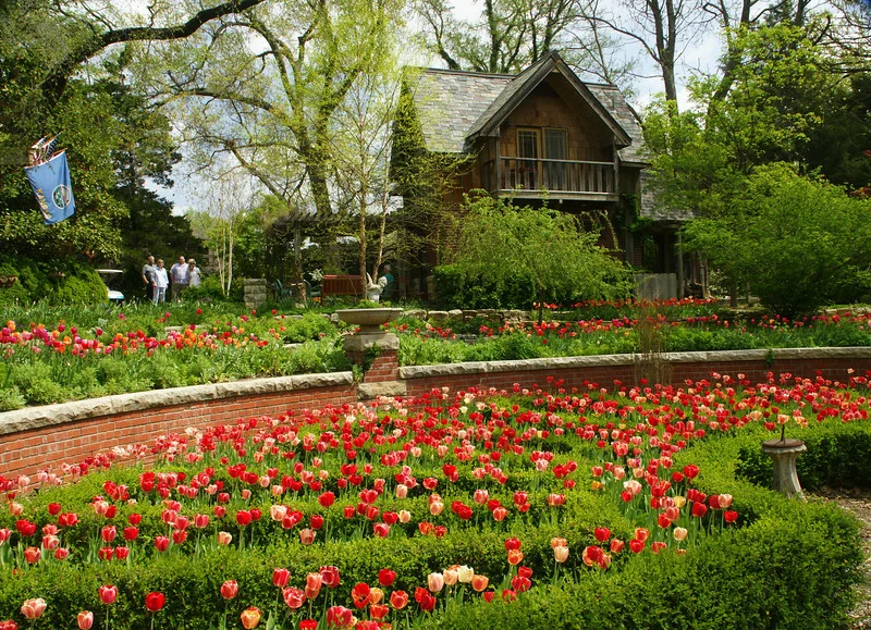Best Spring Bulb Displays in the Northeast — Enchanted Gardens