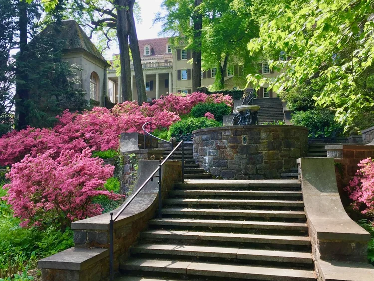 Winterthur: A Glorious du Pont Garden — Enchanted Gardens