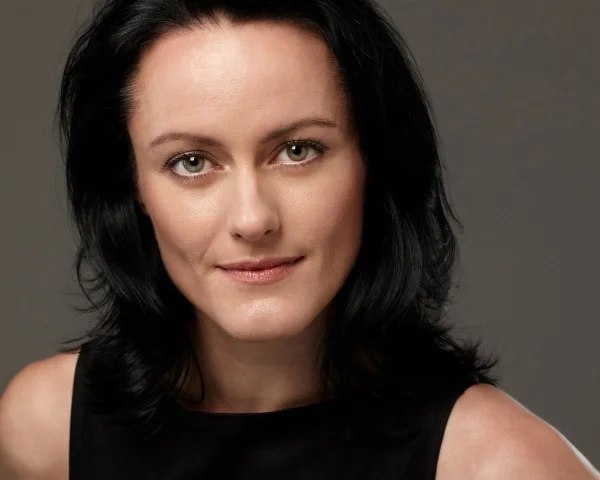 Headshots — Tina Mitchell