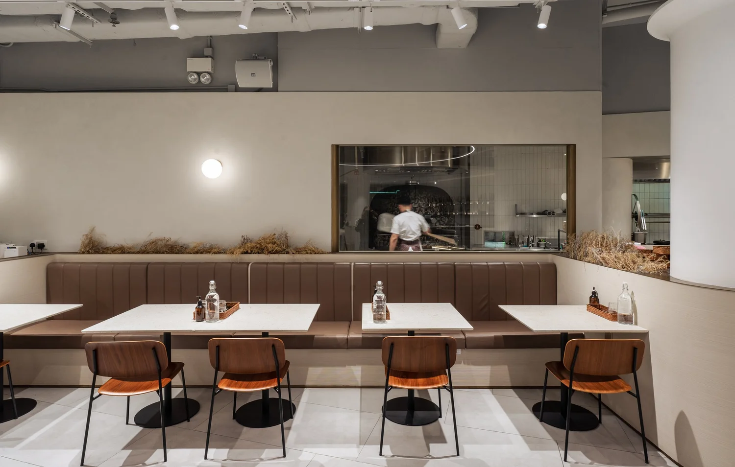 INTERVAL — TWINS KITCHEN