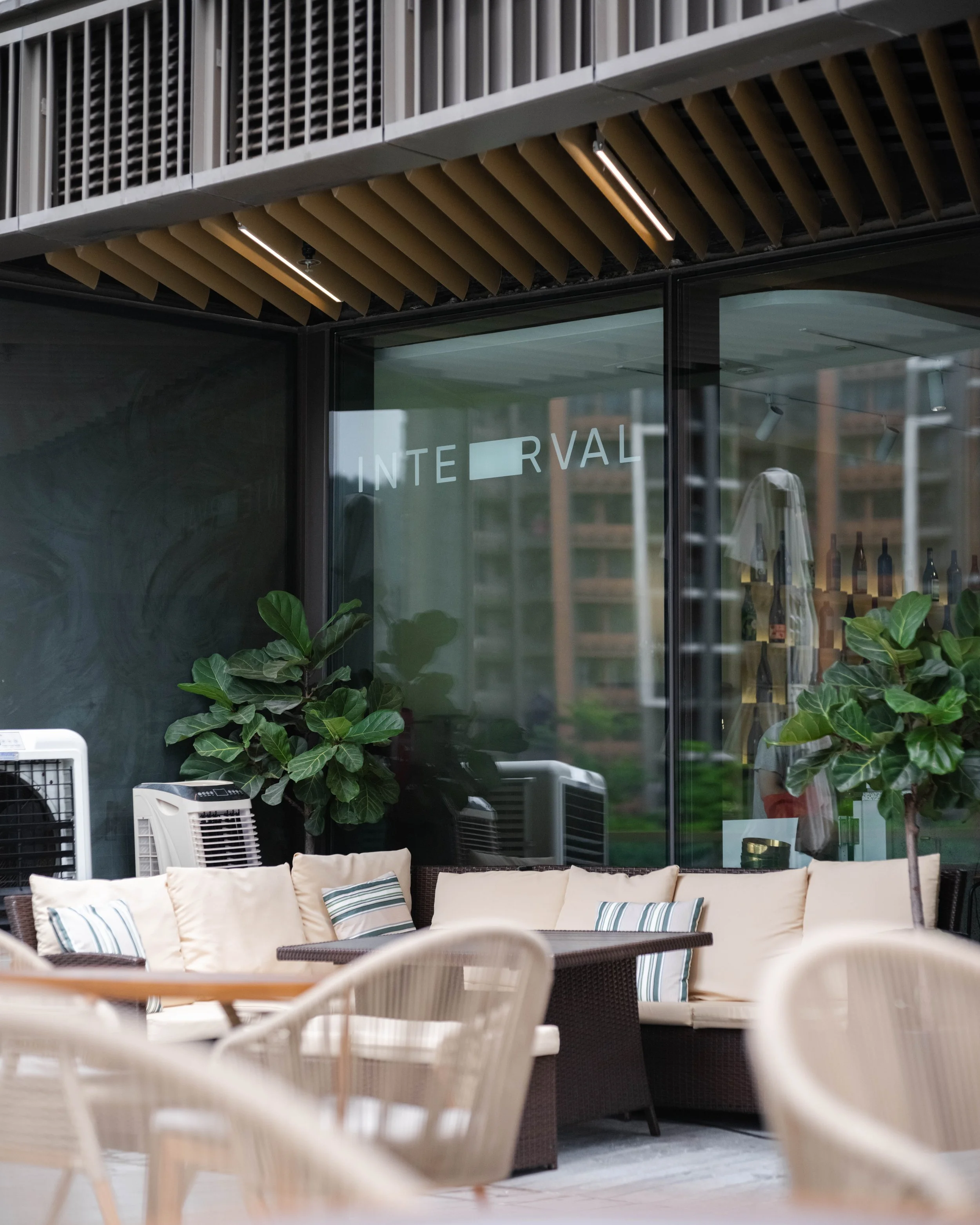 INTERVAL — TWINS KITCHEN