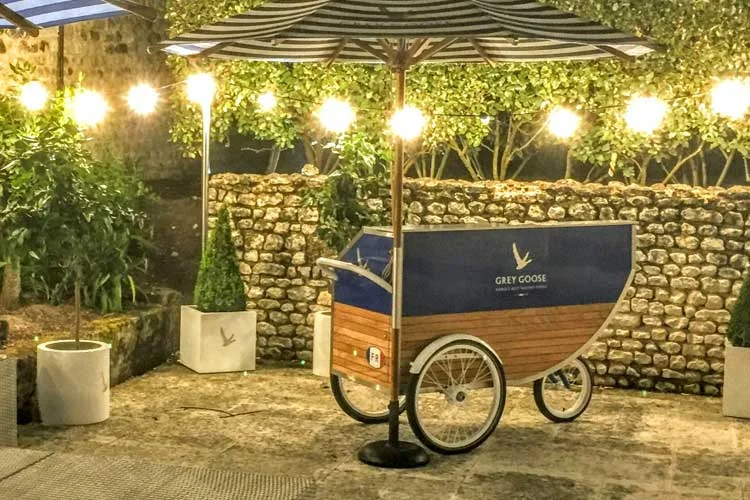 Grey Goose - Le Logis — Bus Business