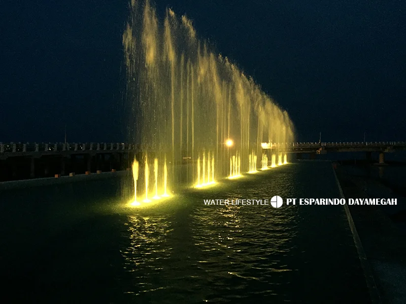 Air Mancur Menari Kenjeran Surabaya (Dancing Fountain At Kenjeran ...