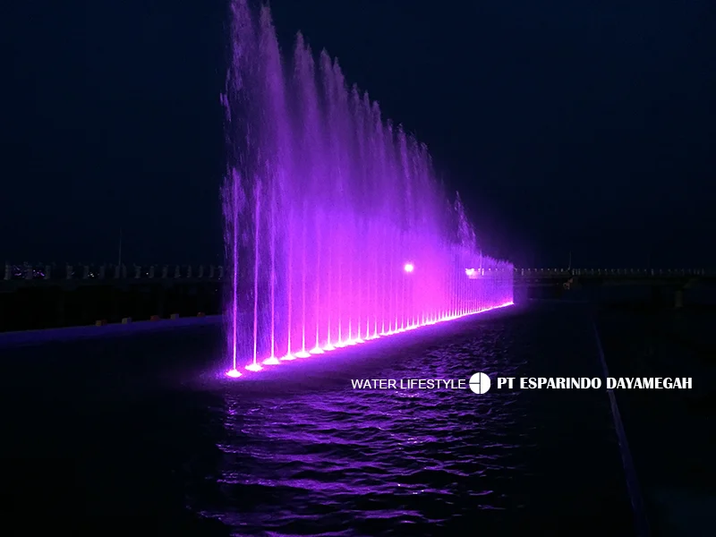 Air Mancur Menari Kenjeran Surabaya (Dancing Fountain At Kenjeran ...