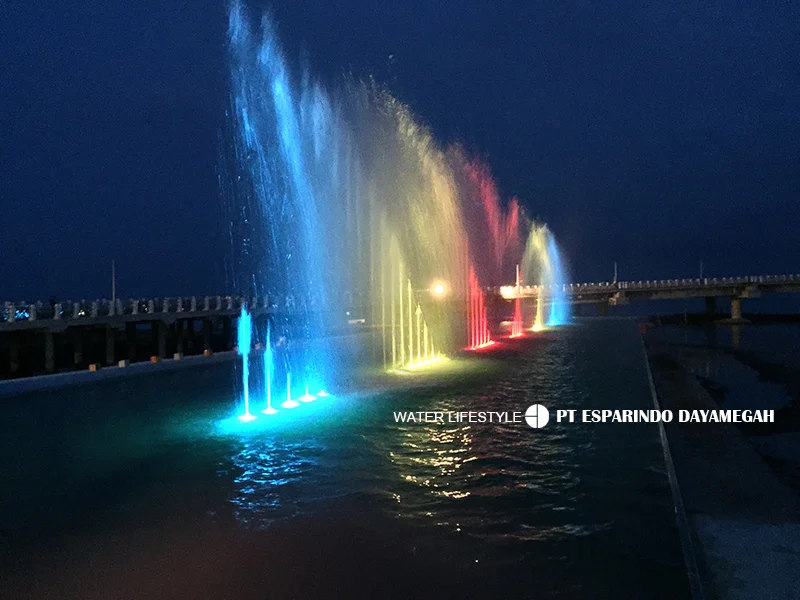 Air Mancur Menari Kenjeran Surabaya (Dancing Fountain At Kenjeran ...