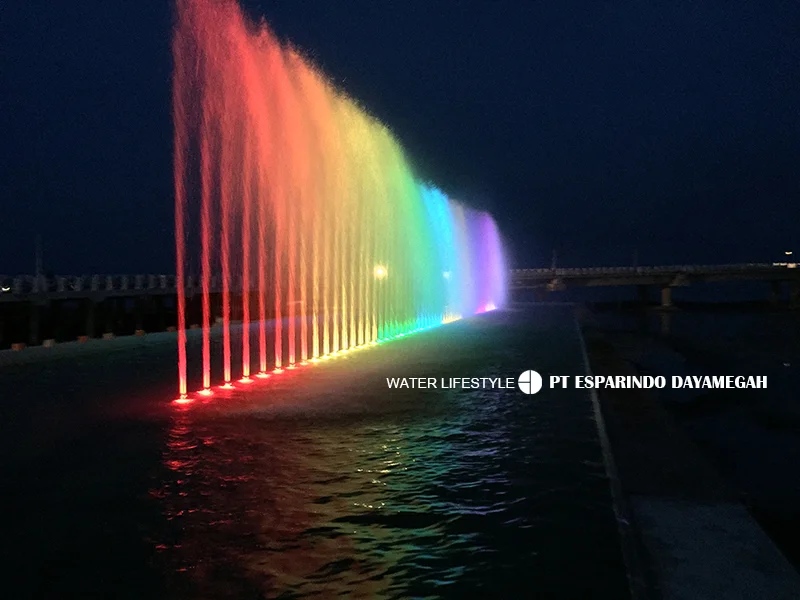 Air Mancur Menari Kenjeran Surabaya (Dancing Fountain At Kenjeran ...