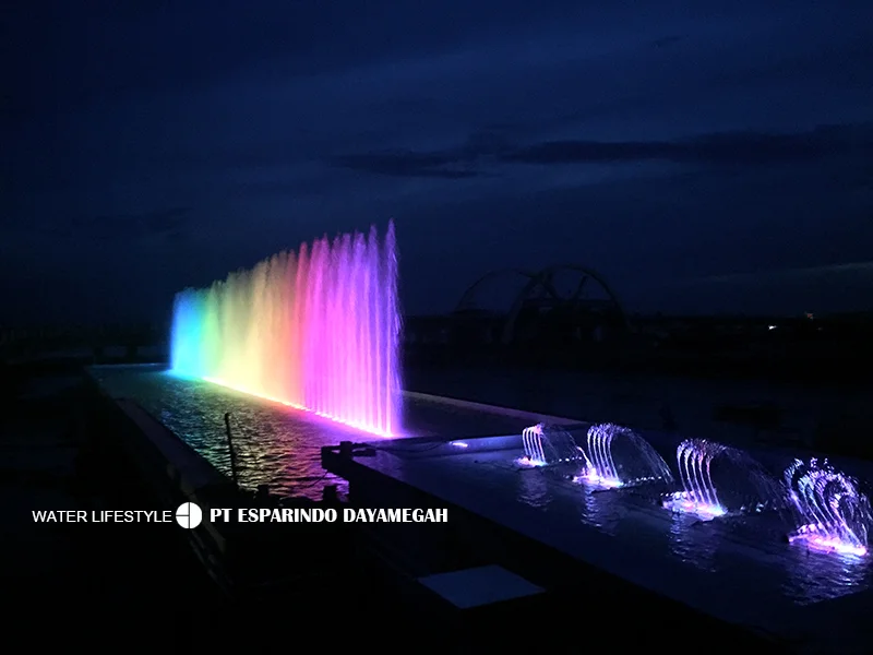 Air Mancur Menari Kenjeran Surabaya (Dancing Fountain At Kenjeran ...