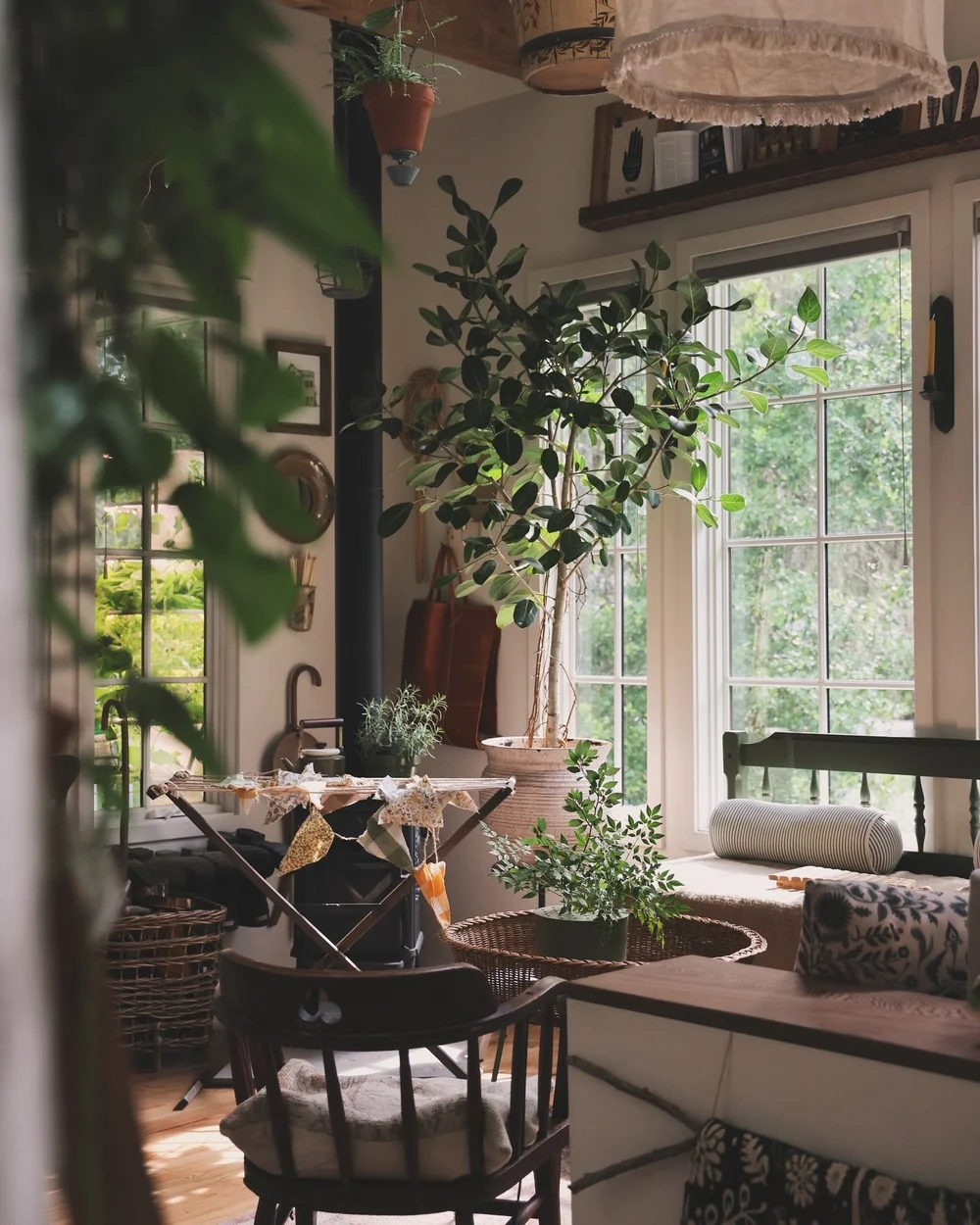 Working From Home: Creating a Makeshift/Temporary Home-Office in a ...