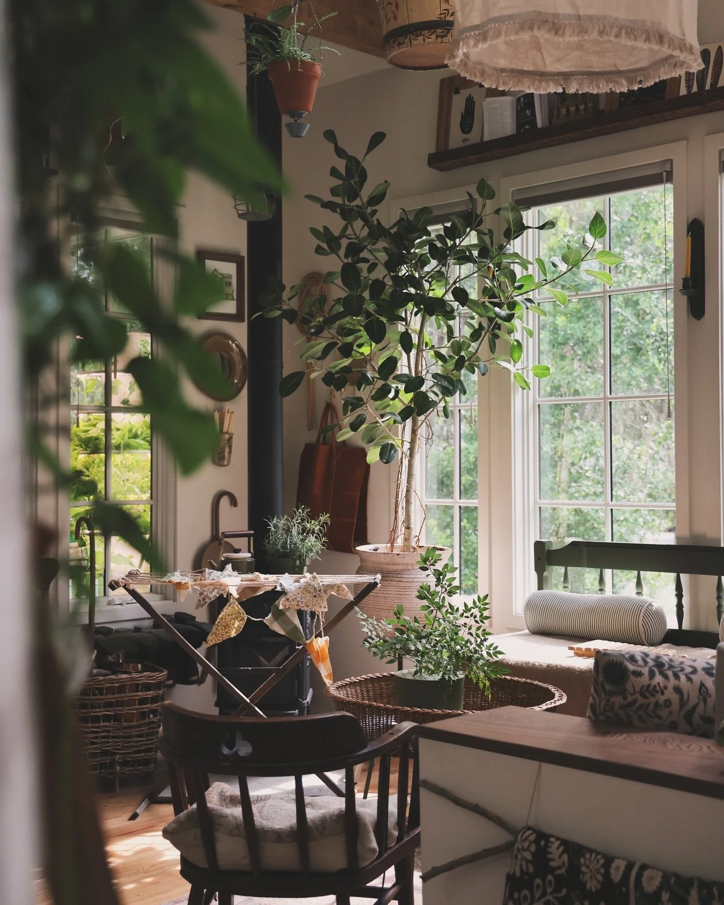 Working From Home: Creating a Makeshift/Temporary Home-Office in a ...