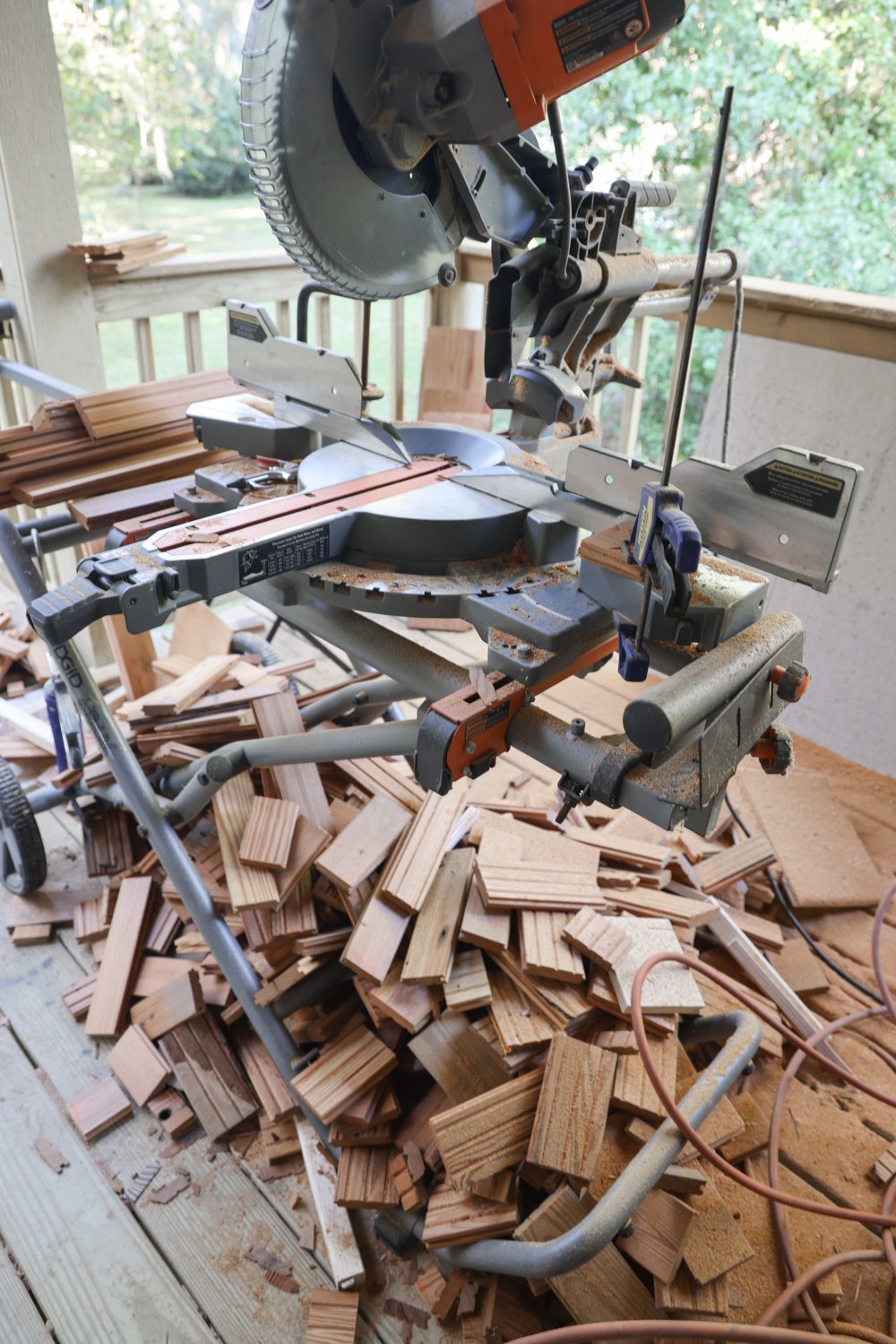 Using Recovered & Reclaimed Wood Remnants for a Unique Flooring Pattern ...