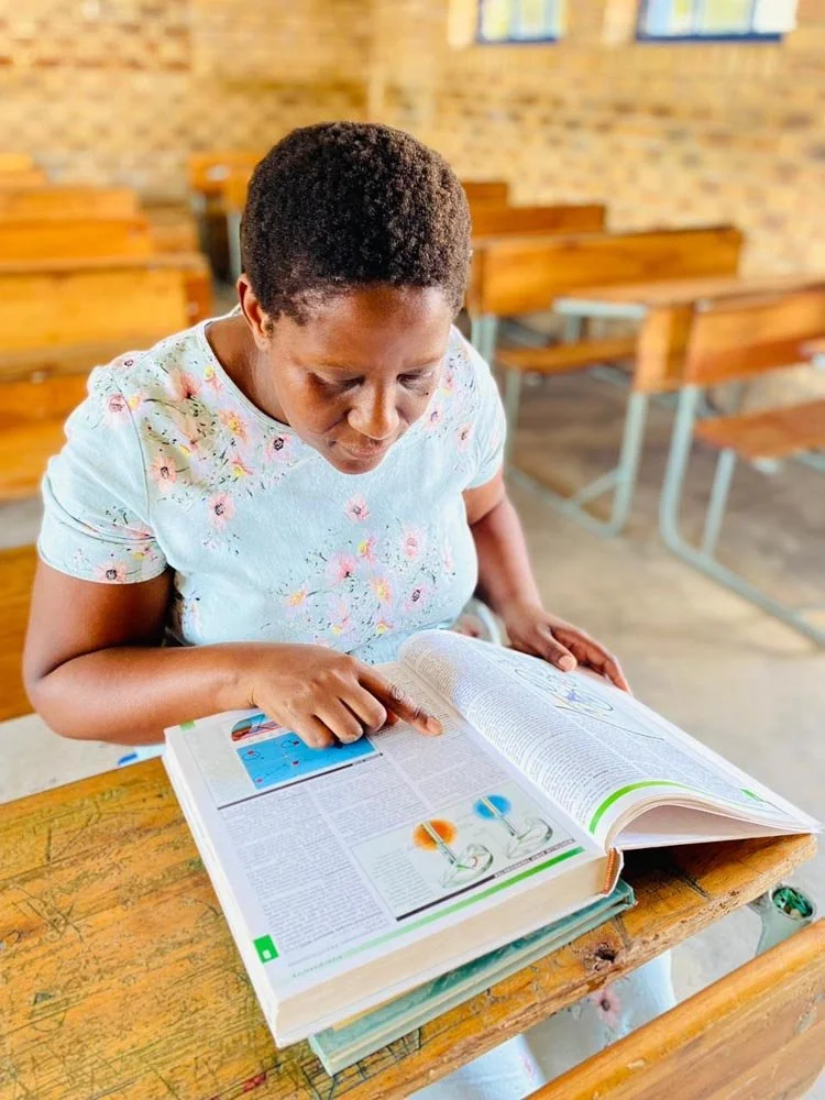 Thobile and Gcinile receive Bambisanani Partnership University ...