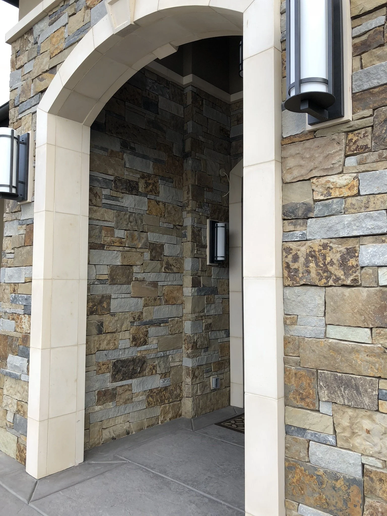 Monterey Estate — Kő Natural Stone