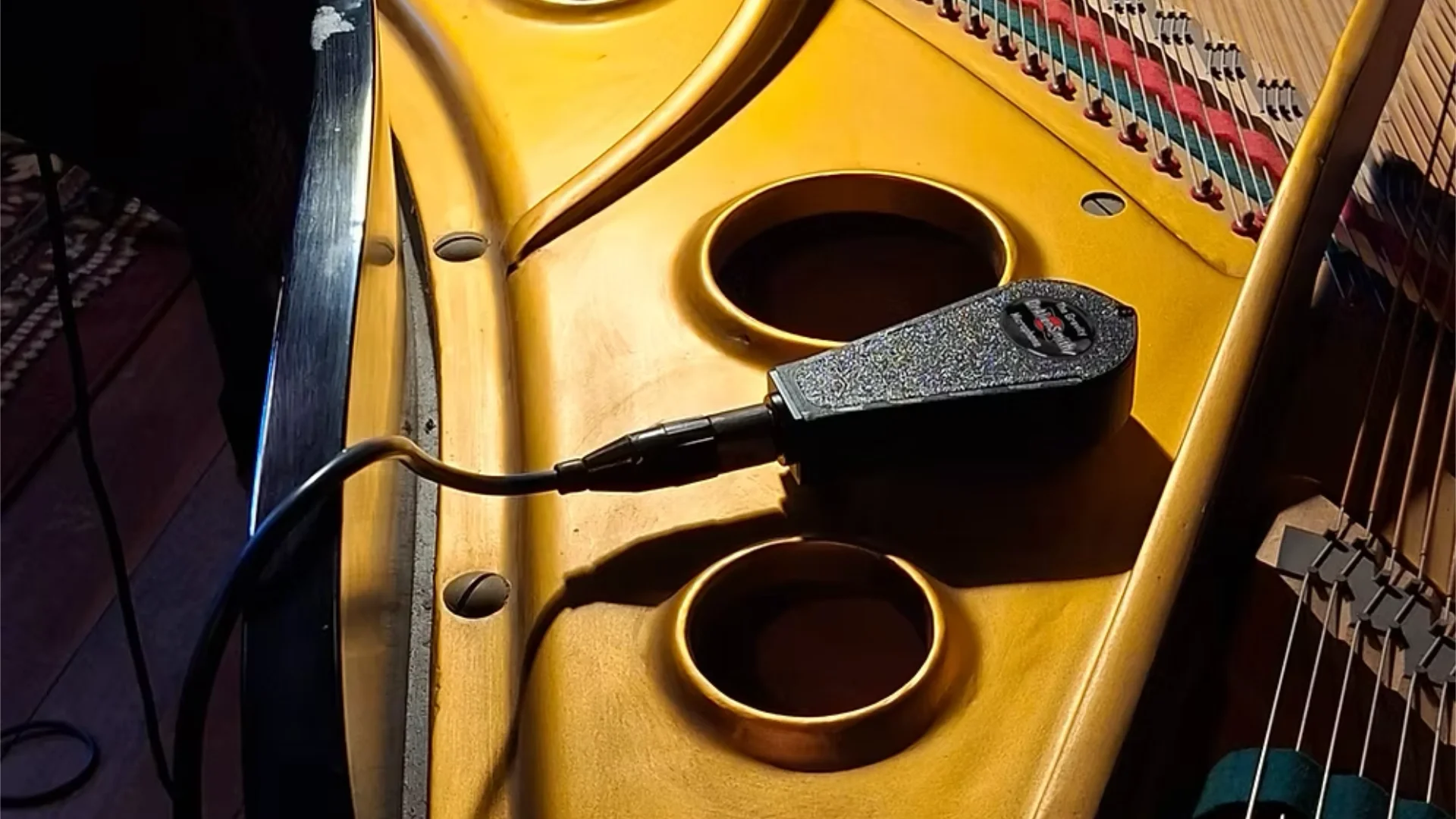 DrAlienSmith Gravity Contact Microphone Captures Sound From Surface ...