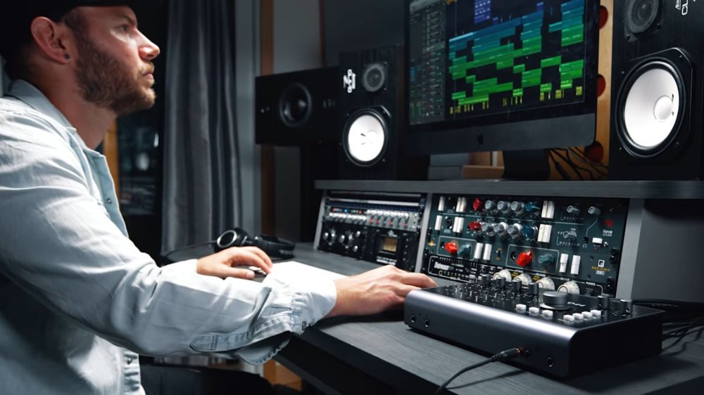 8 Things Every Pro Desktop Interface Should Have | Production Expert