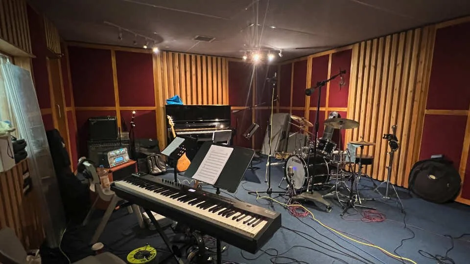 Tracking A Live Band With A Silent Rig | Production Expert