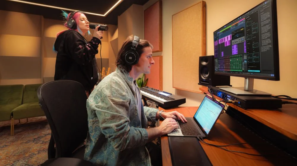 Fender Studio Pro 8.1 Adds Studio Assistant, Moises Integration And ...